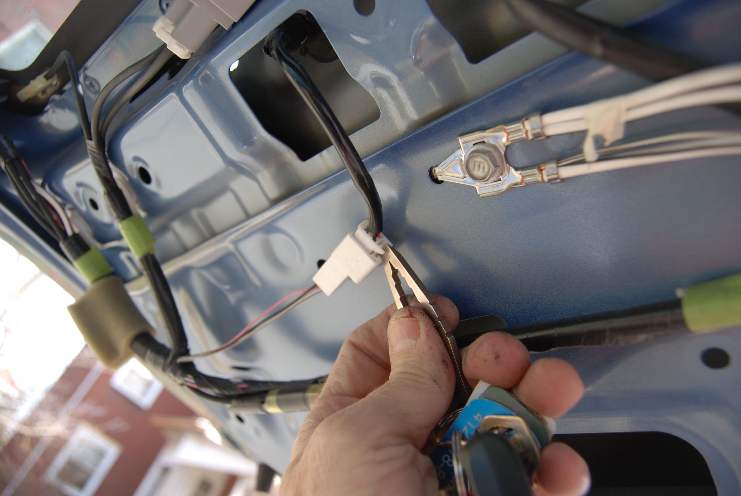 2007 Prius Hatch Latch REPAIR : 4 Steps - Instructables