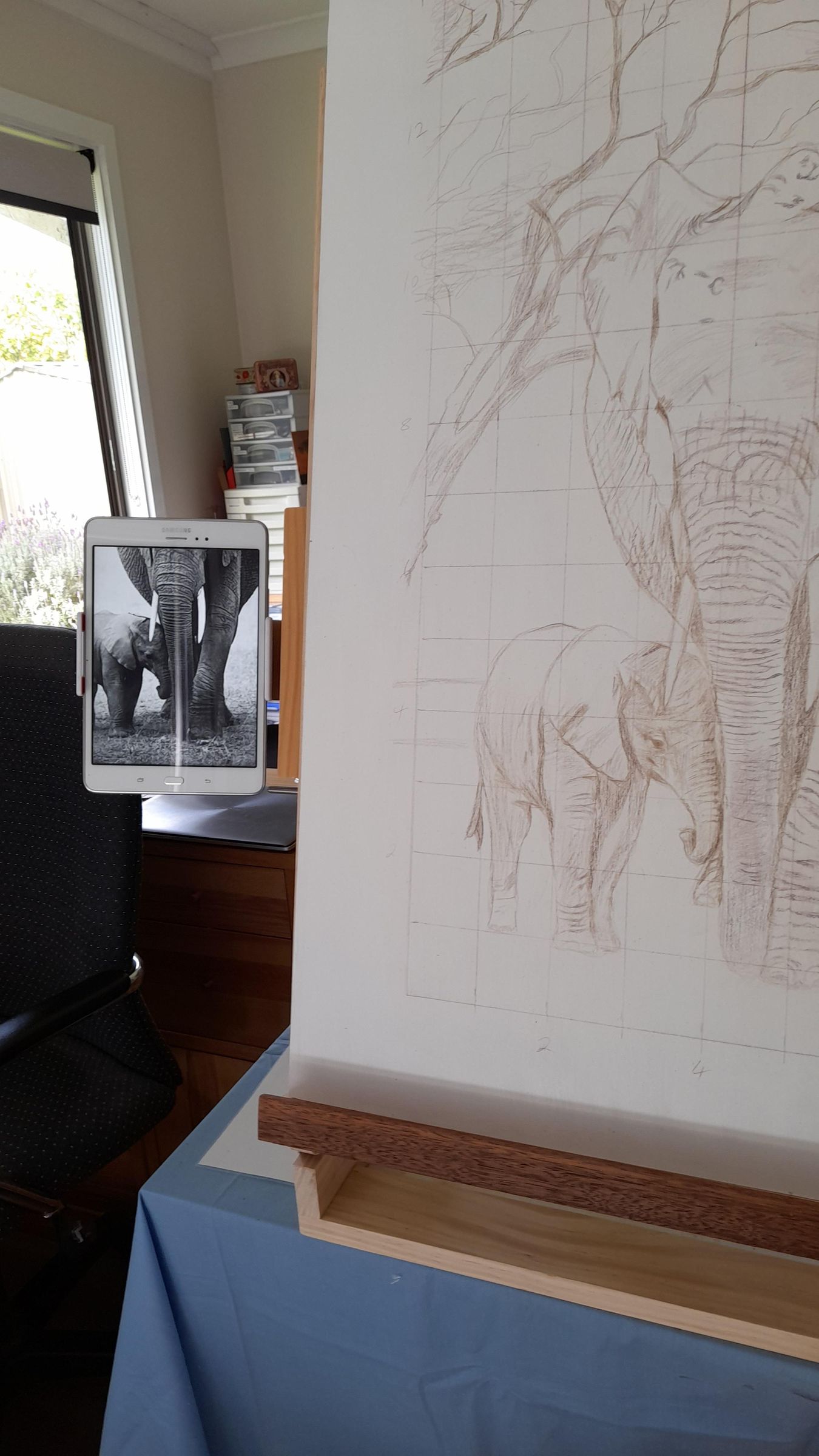 EASEL TABLET OR PHONE HOLDER - FOR REFERENCE PHOTO - Instructables