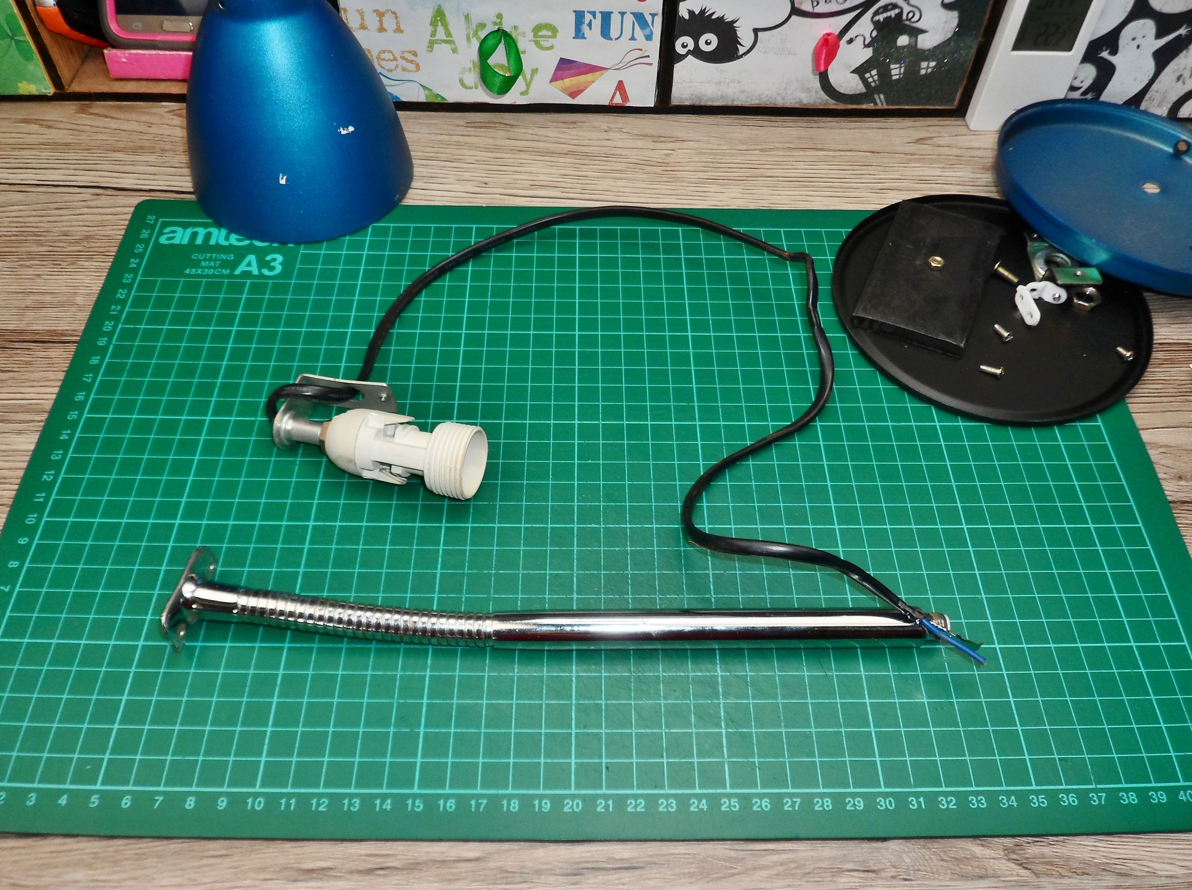 Uncle Fester Lamp : 12 Steps (with Pictures) - Instructables