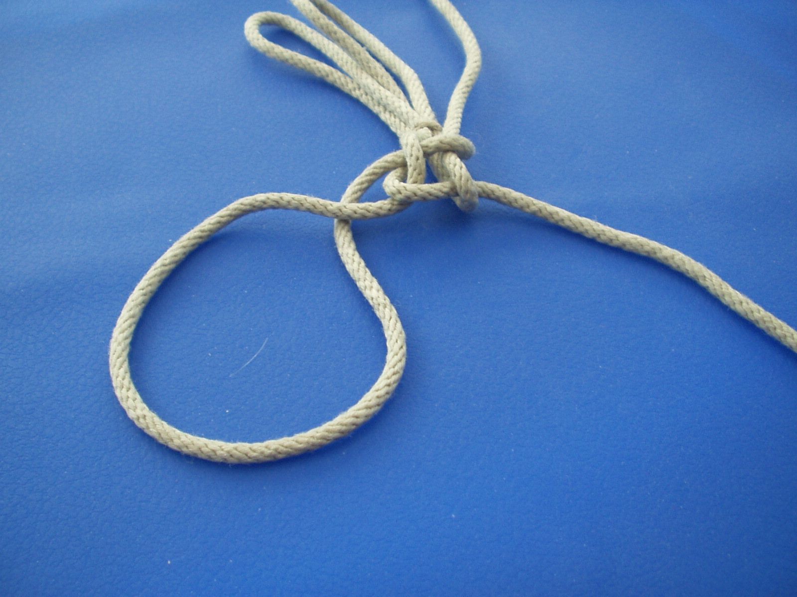 Crown and Wall (footrope Knot) Lanyard/zipper Pull : 7 Steps (with ...