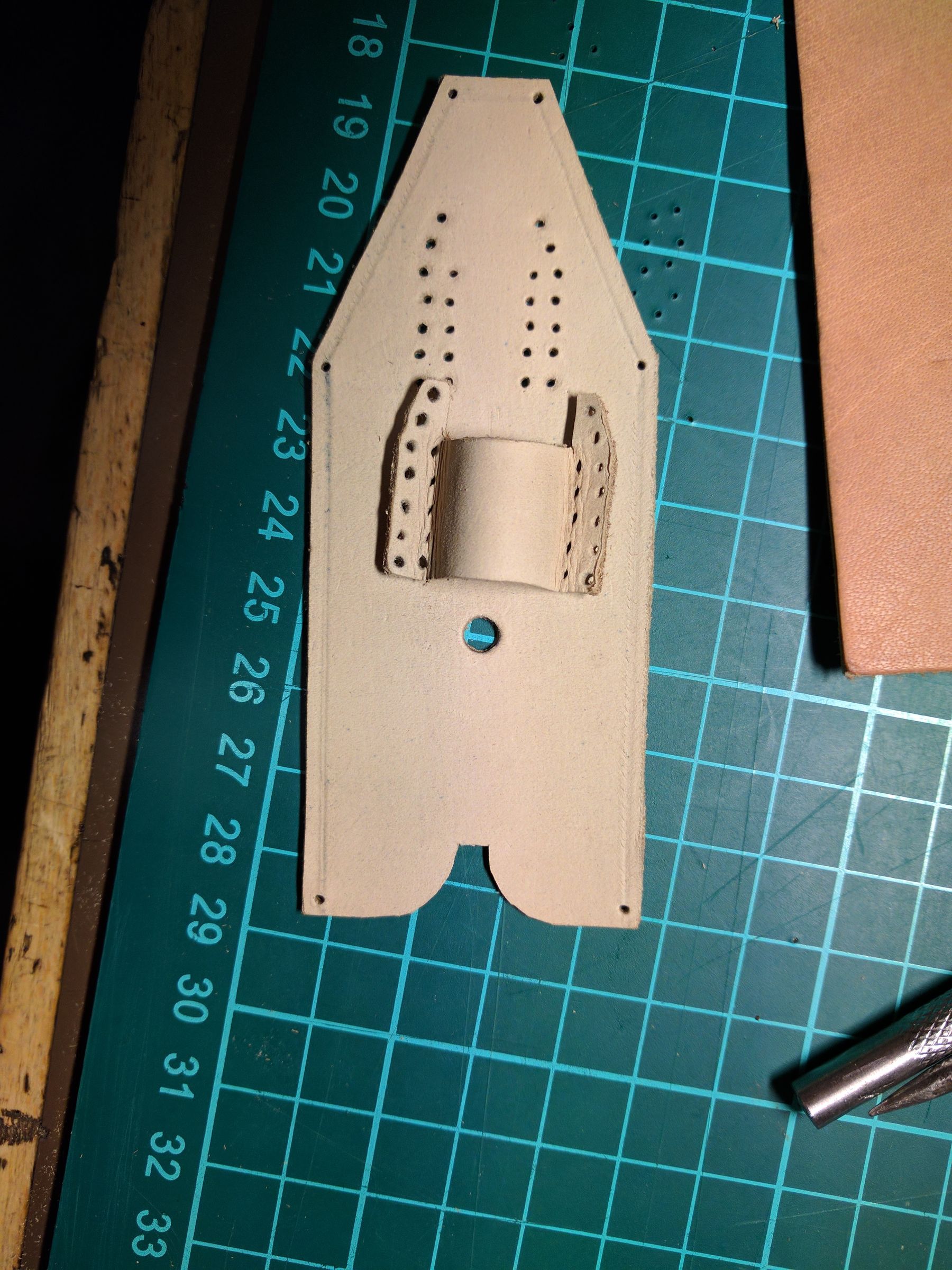 Leather Compass Case : 9 Steps (with Pictures) - Instructables