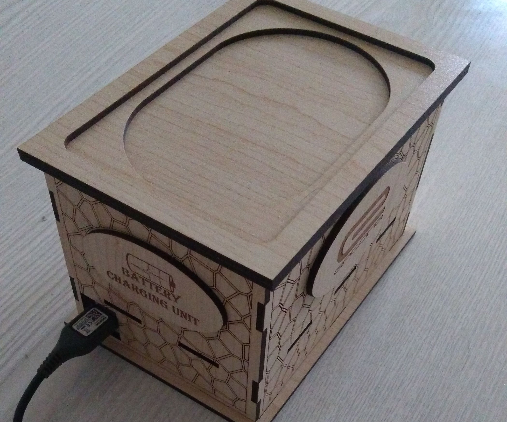 NAPKİN HOLDER (MOBİLE CHARGİNG CENTER) : 6 Steps - Instructables