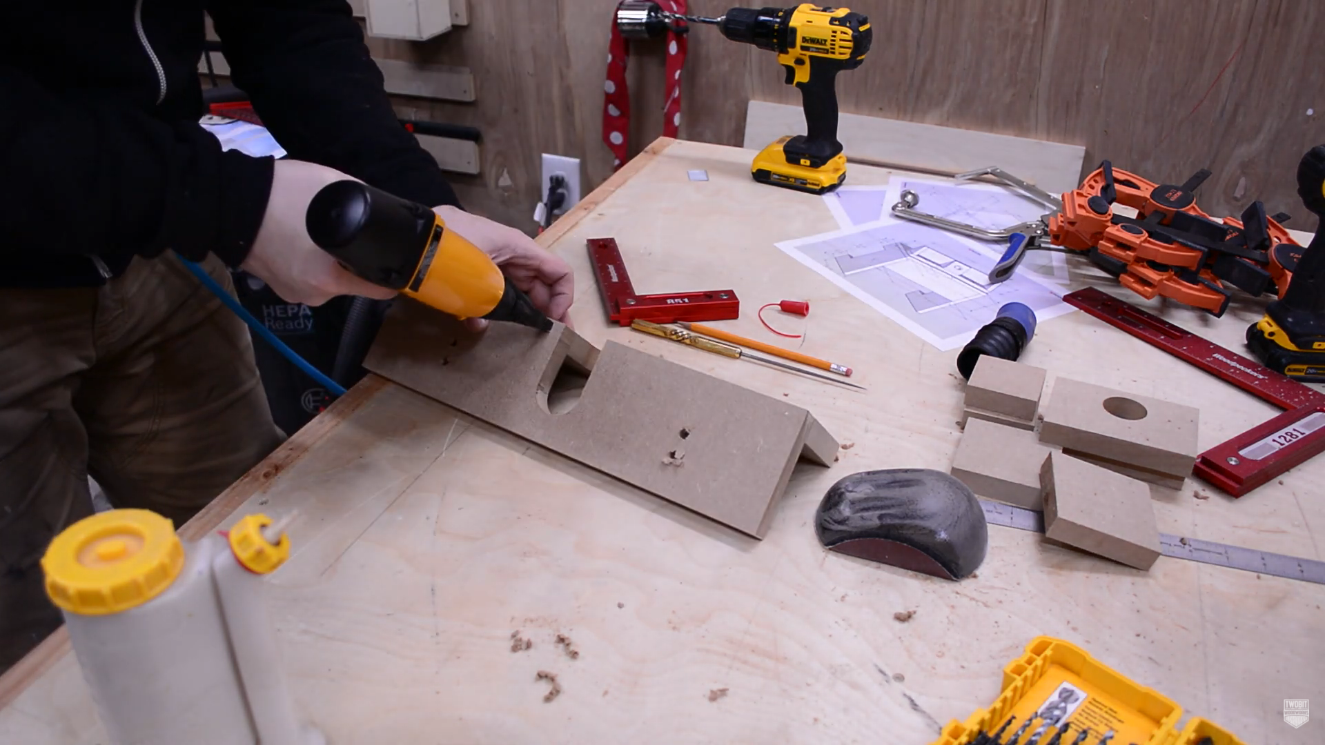 How to Build a Portable Router Table | DIY Woodworking Shop Project ...