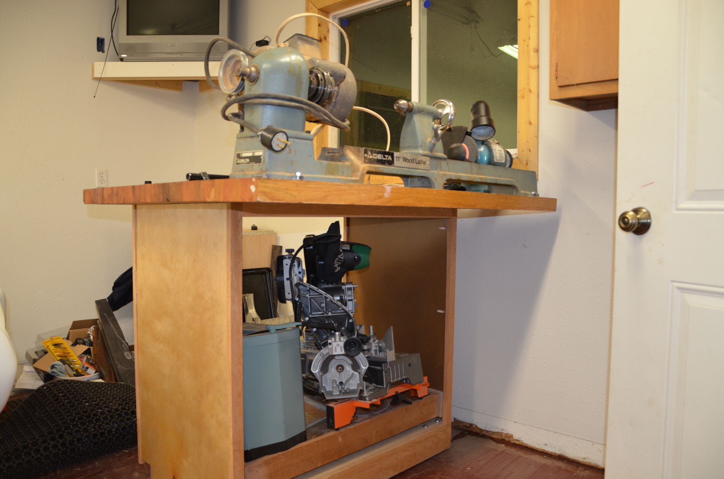 Rolling Workstation for Small Workspaces : 10 Steps (with Pictures ...