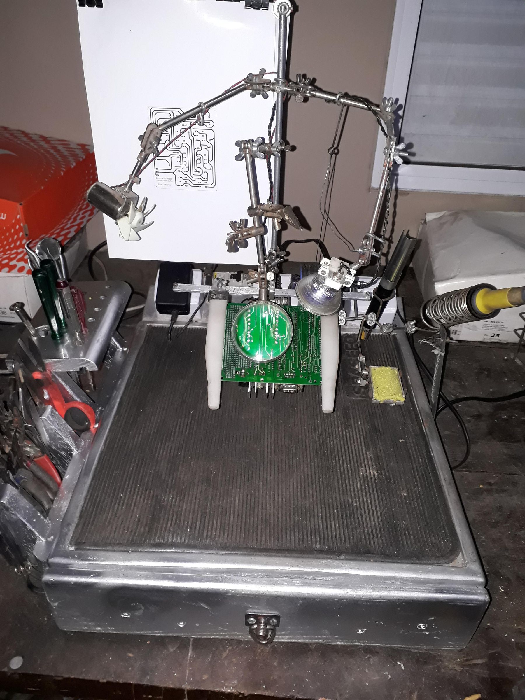 Electronics Workstation for Hobbyist - Estação De Trabalho Para ...