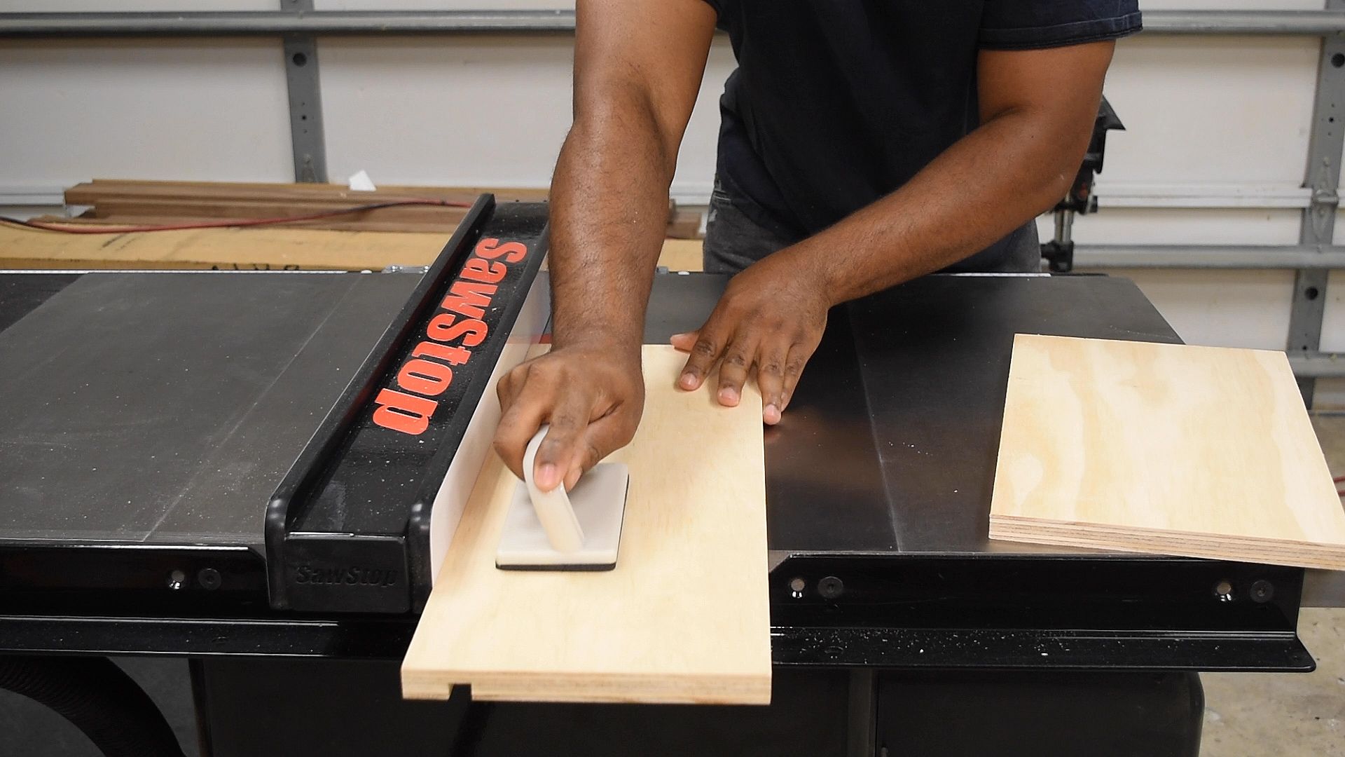 Mini Table Saw Crosscut Sled : 11 Steps (with Pictures) - Instructables