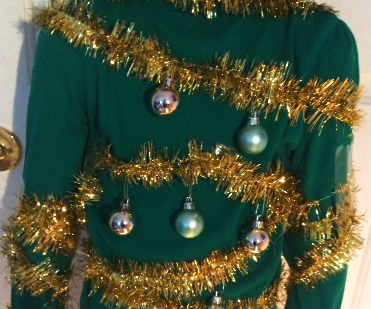 Christmas Tree Sweater : 4 Steps - Instructables