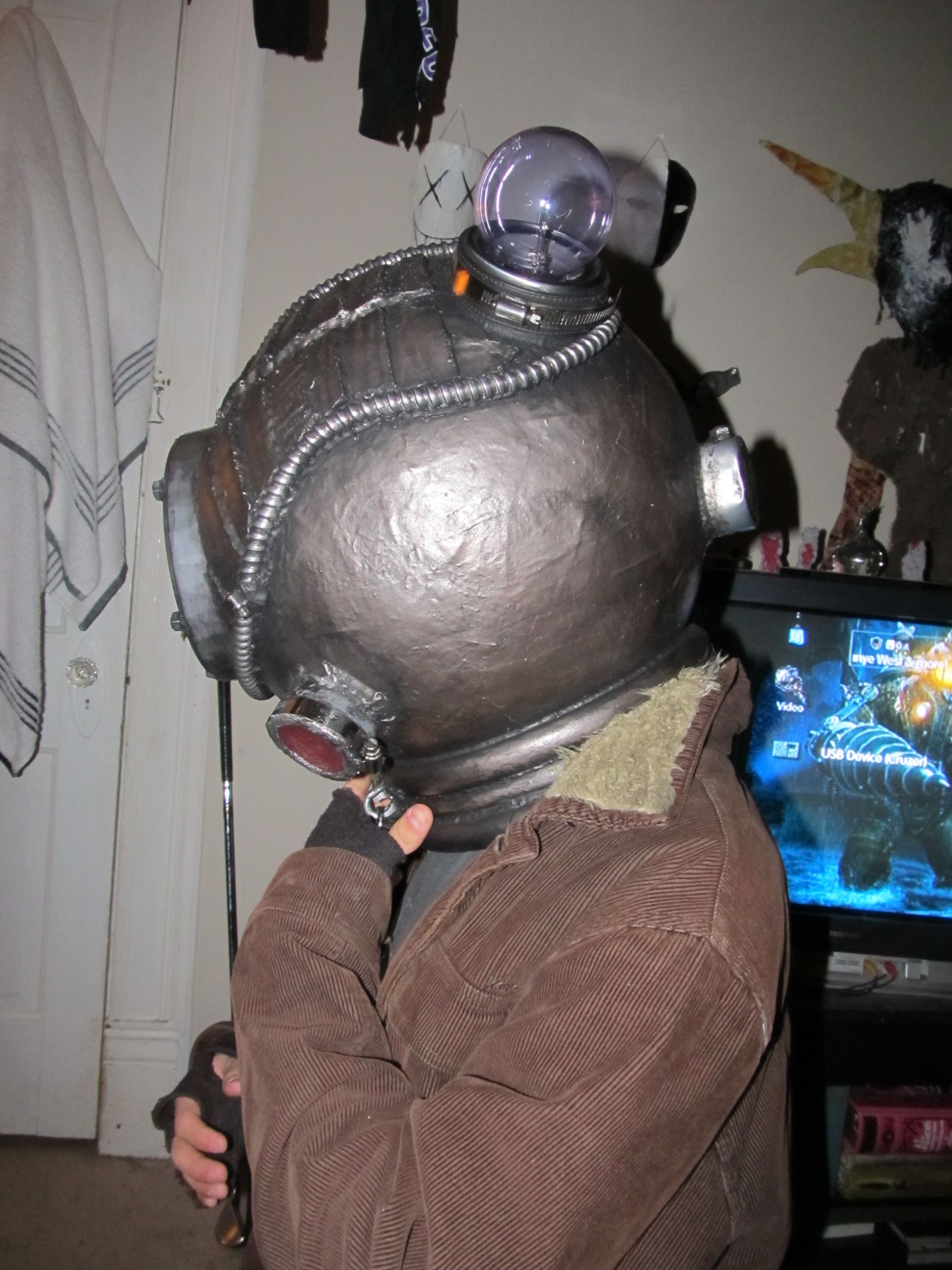 How To: Big Sister, Bioshock 2 Helmet/Lamp : 14 Steps (with Pictures ...