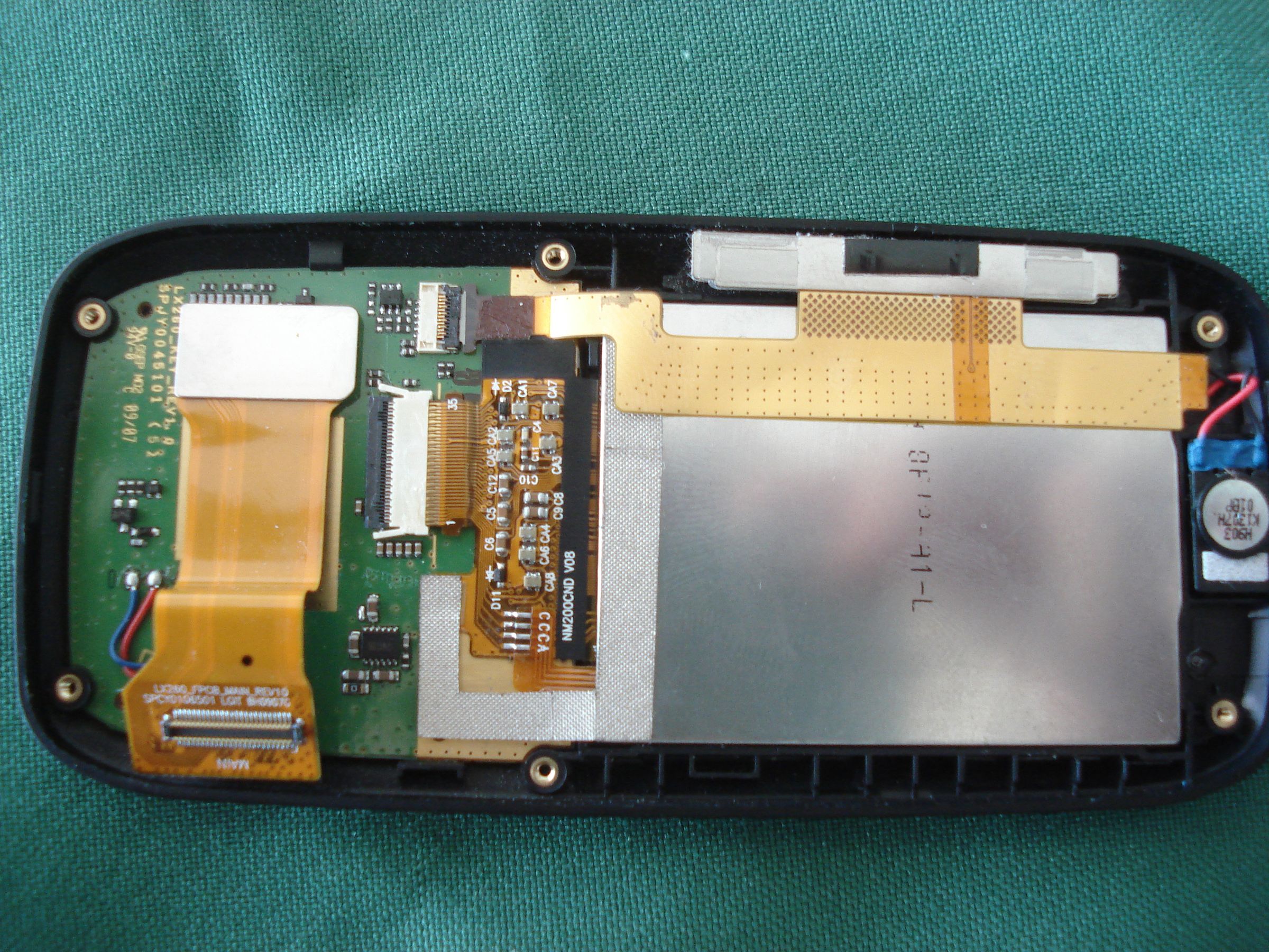 LG Rumor UX260 LCD Replacement : 10 Steps - Instructables
