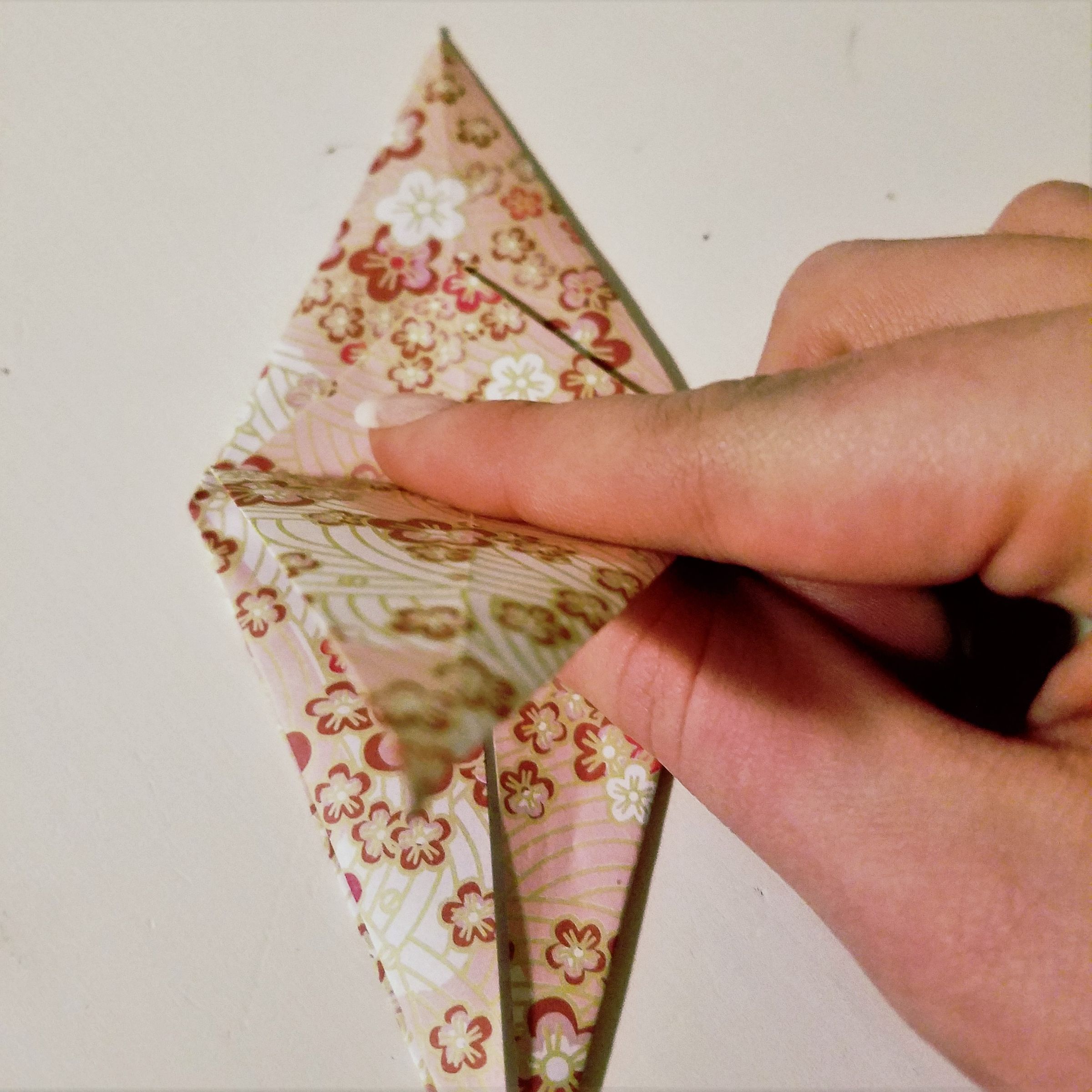 How to Fold a Paper Crane : 17 Steps (with Pictures) - Instructables