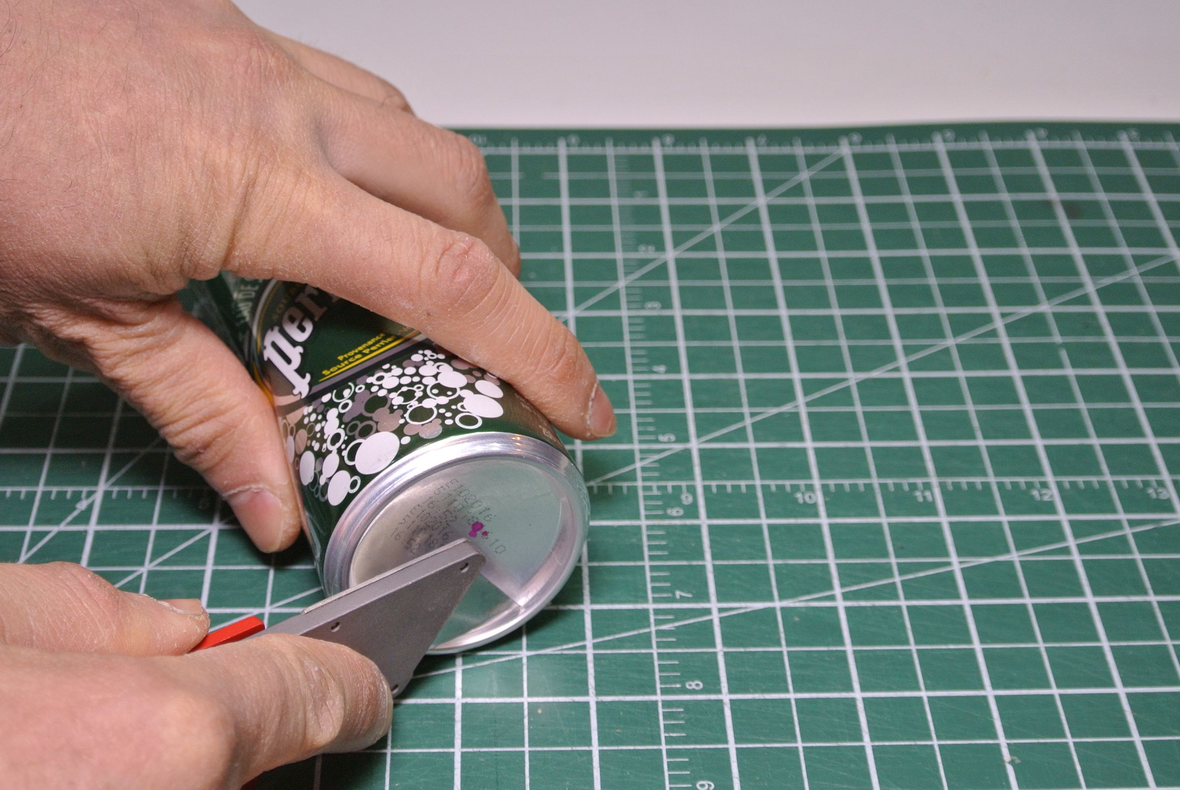 Make a Soda Can Stove : 8 Steps (with Pictures) - Instructables