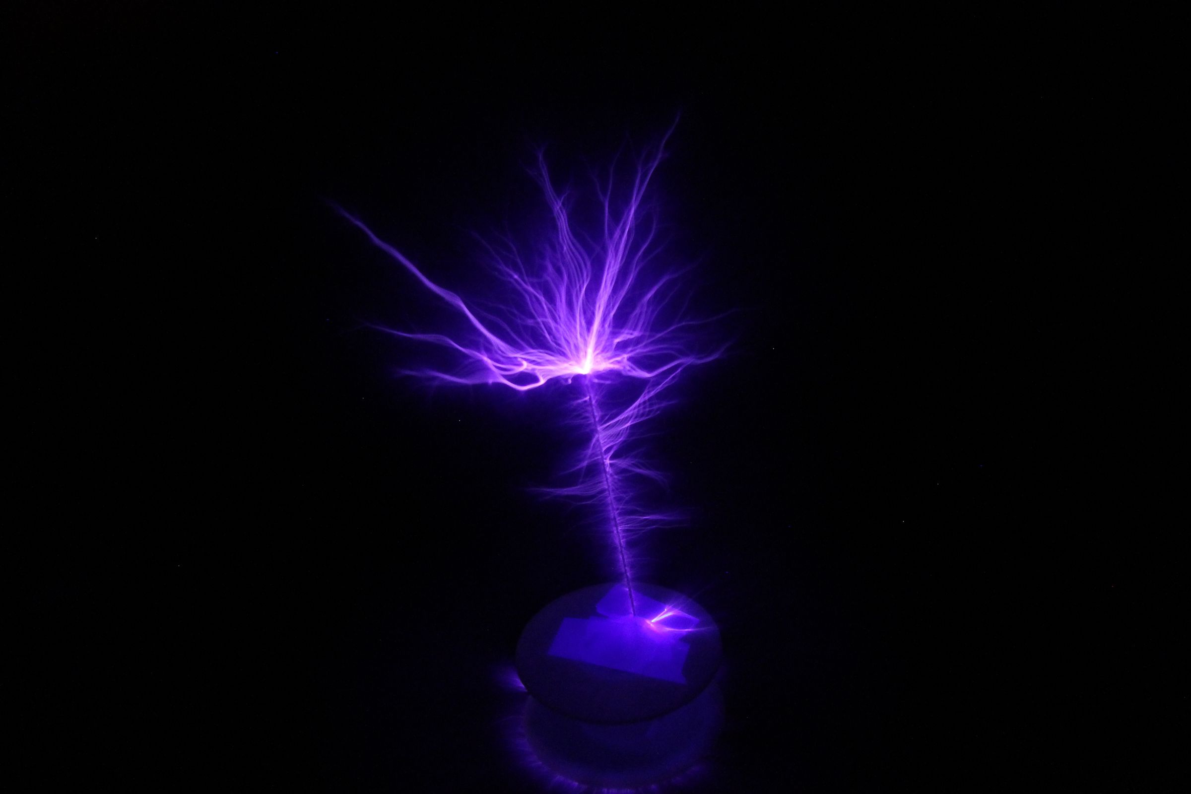 The Lightning Machine: How to Build a Tesla Coil : 12 Steps (with ...