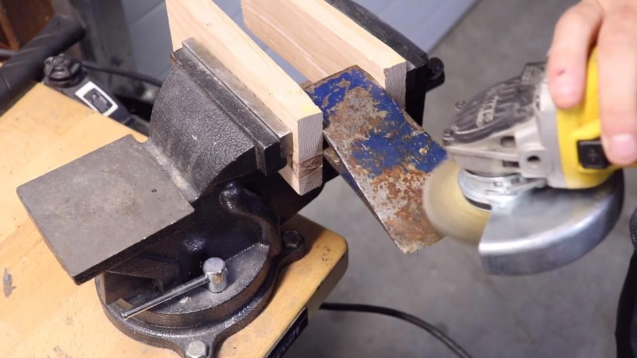 Axe Restoration : 4 Steps (with Pictures) - Instructables