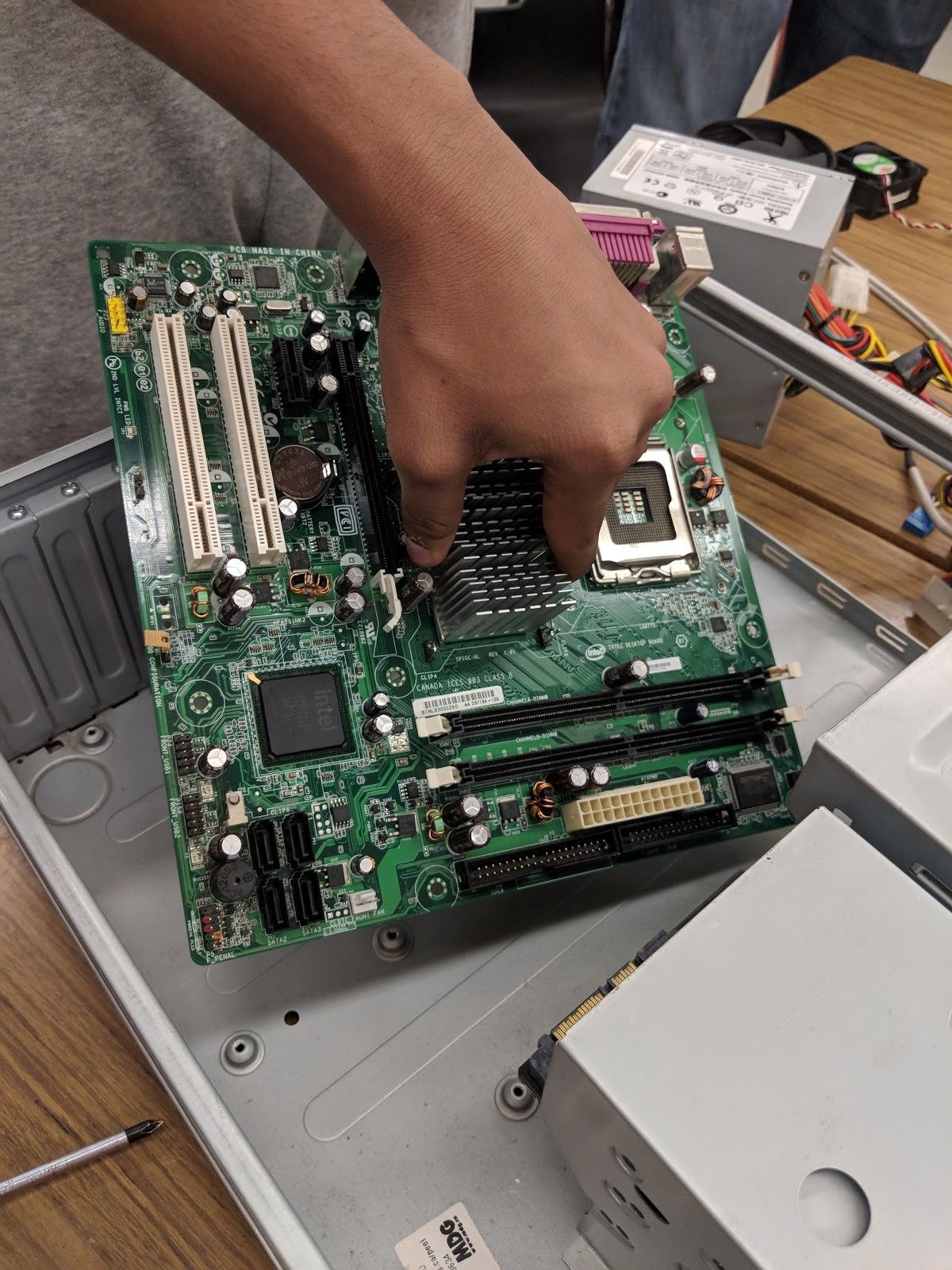 How to Disassemble a Computer With Easy Steps and Pictures : 13 Steps ...