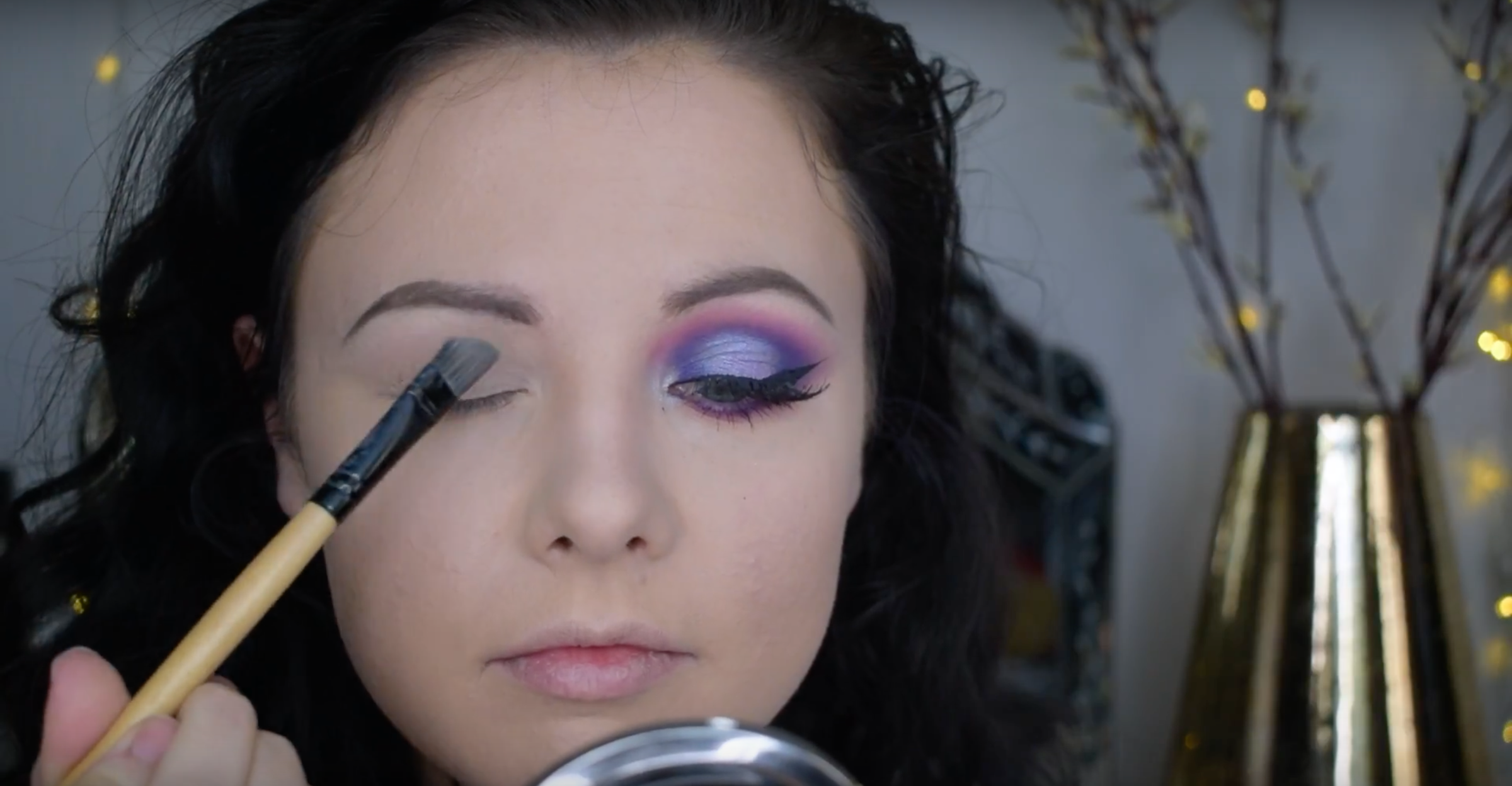 Blue Cut Crease Makeup Tutorial : 10 Steps - Instructables