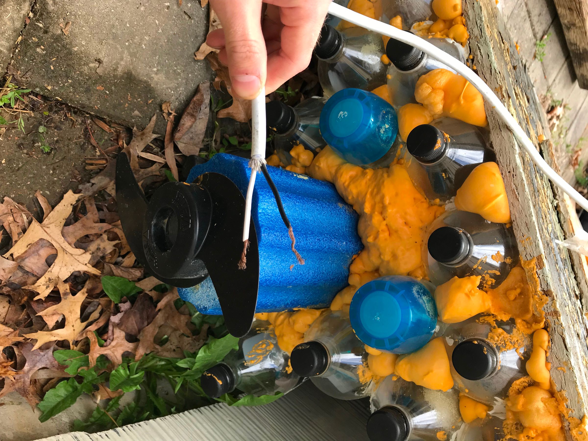 Trash Water Bottles Made Into a BOAT (Dumpster Motor) : 5 Steps ...