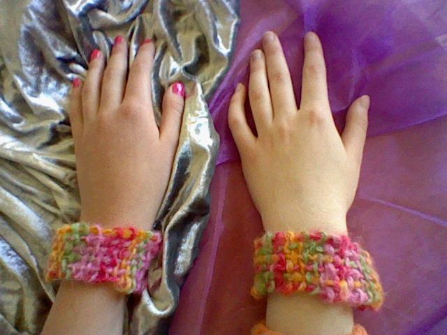 BFF Bands- Simple, Quick, Anyone Can Do It! Loomless Woven Bracelets ...