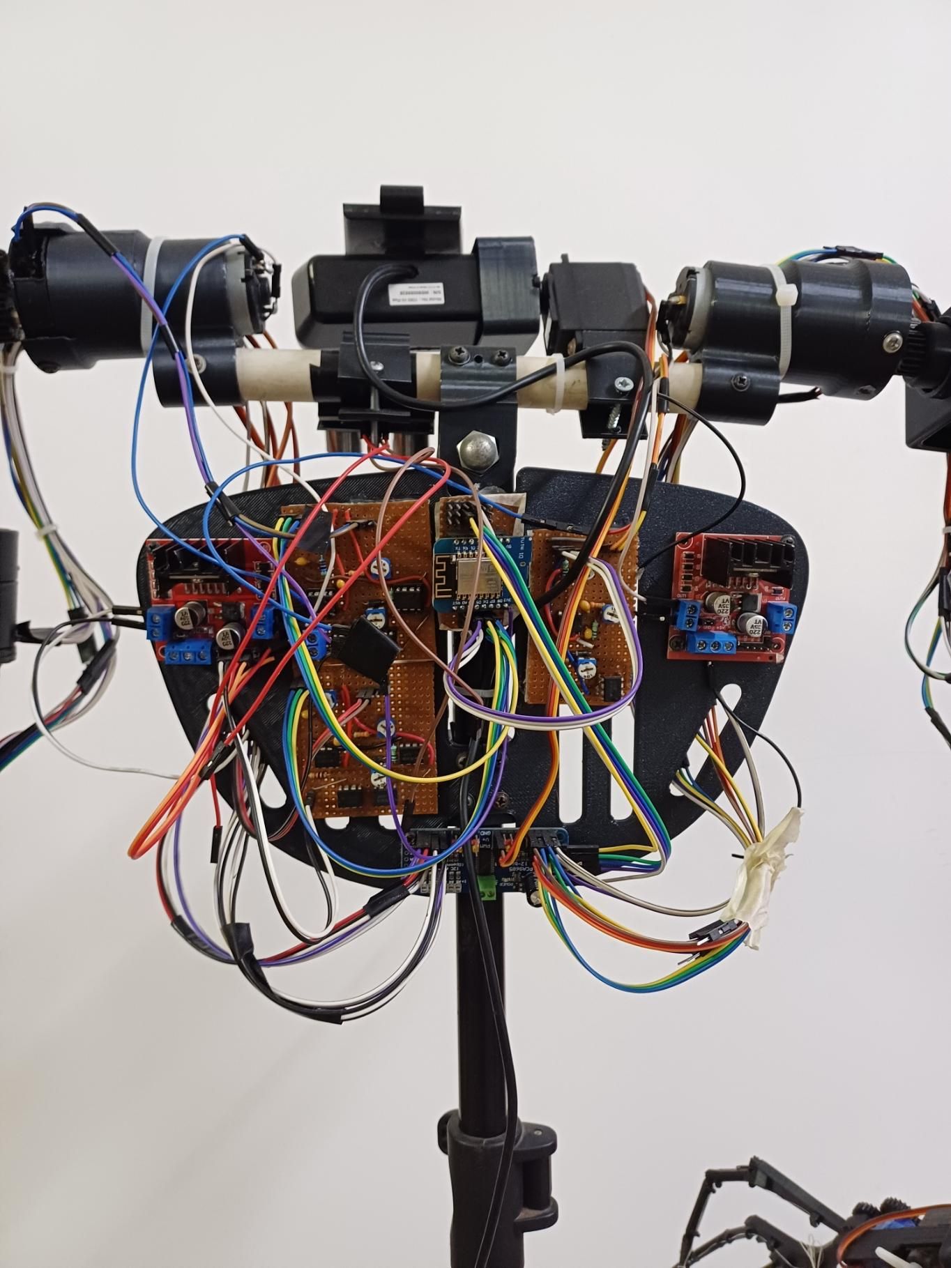 ALANA: 3D Printable DIY Humanoid Robot With AI, Voice, and Gestures ...