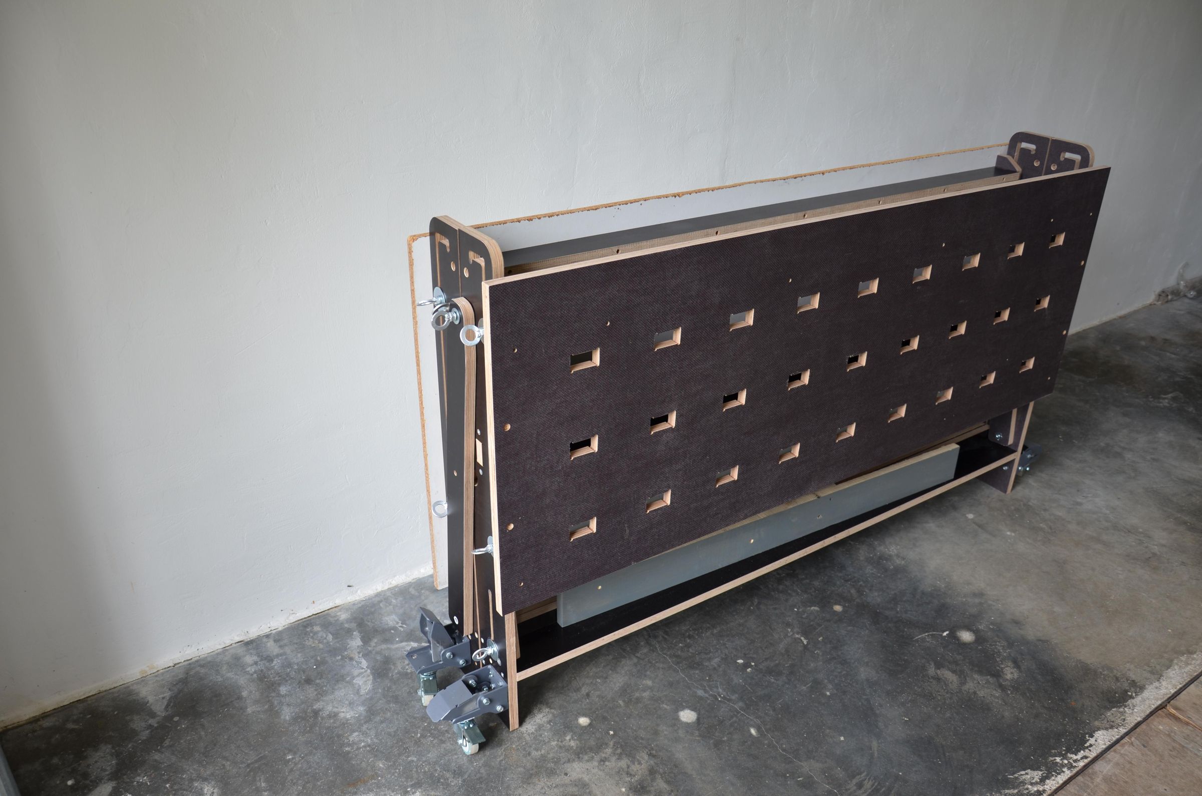 Workbench X - a Foldable Workbench Into a Garage or Workshop : 6 Steps ...