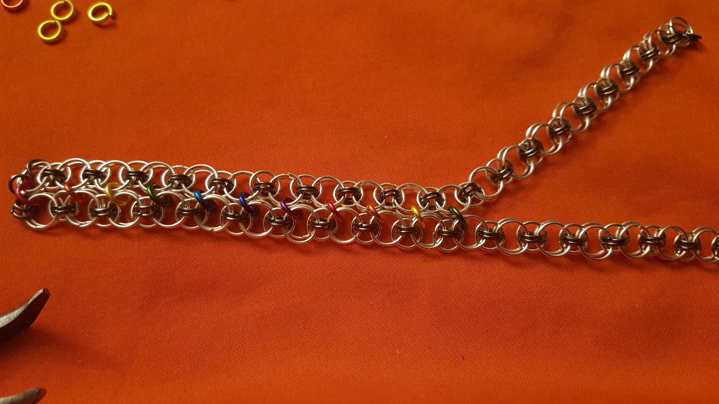 Chainmaille Bracelet : 7 Steps (with Pictures) - Instructables