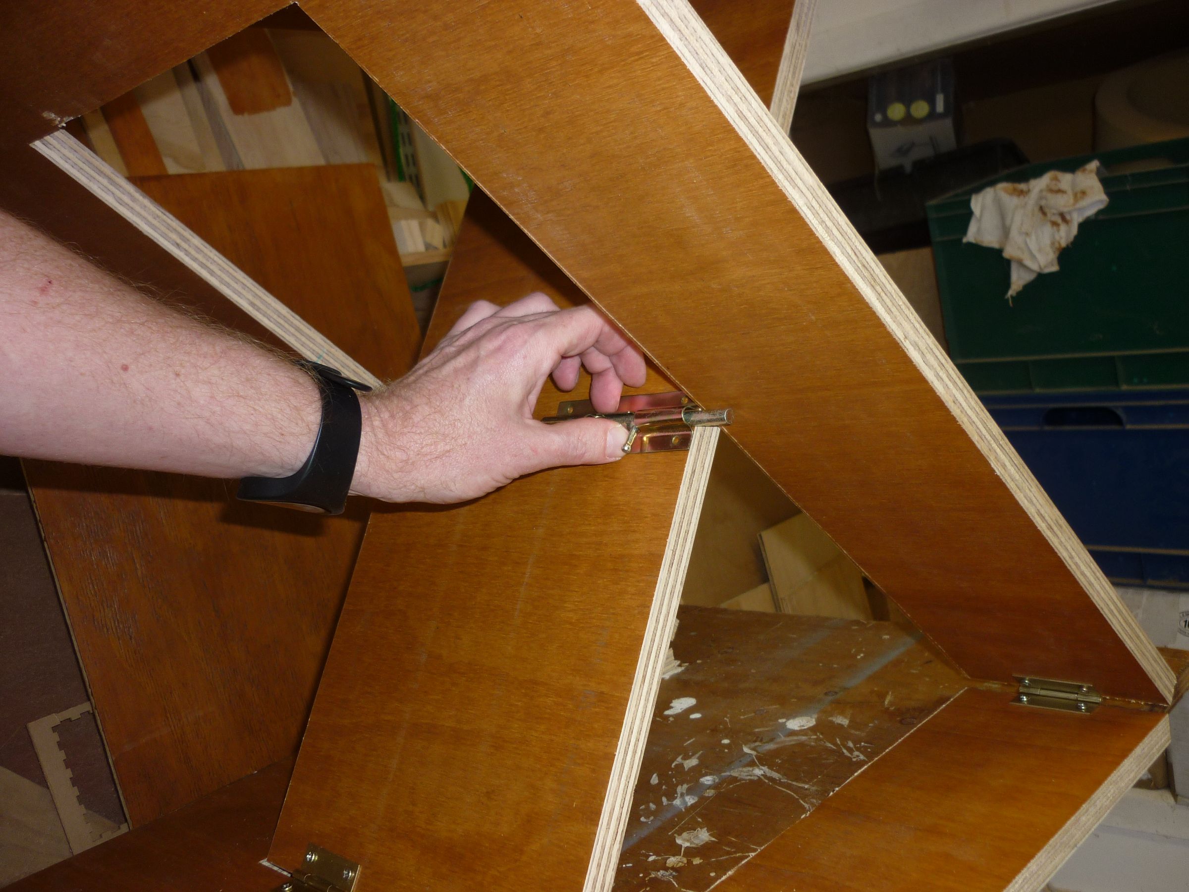 Collapsible Z-Shaped Side Table : 7 Steps (with Pictures) - Instructables