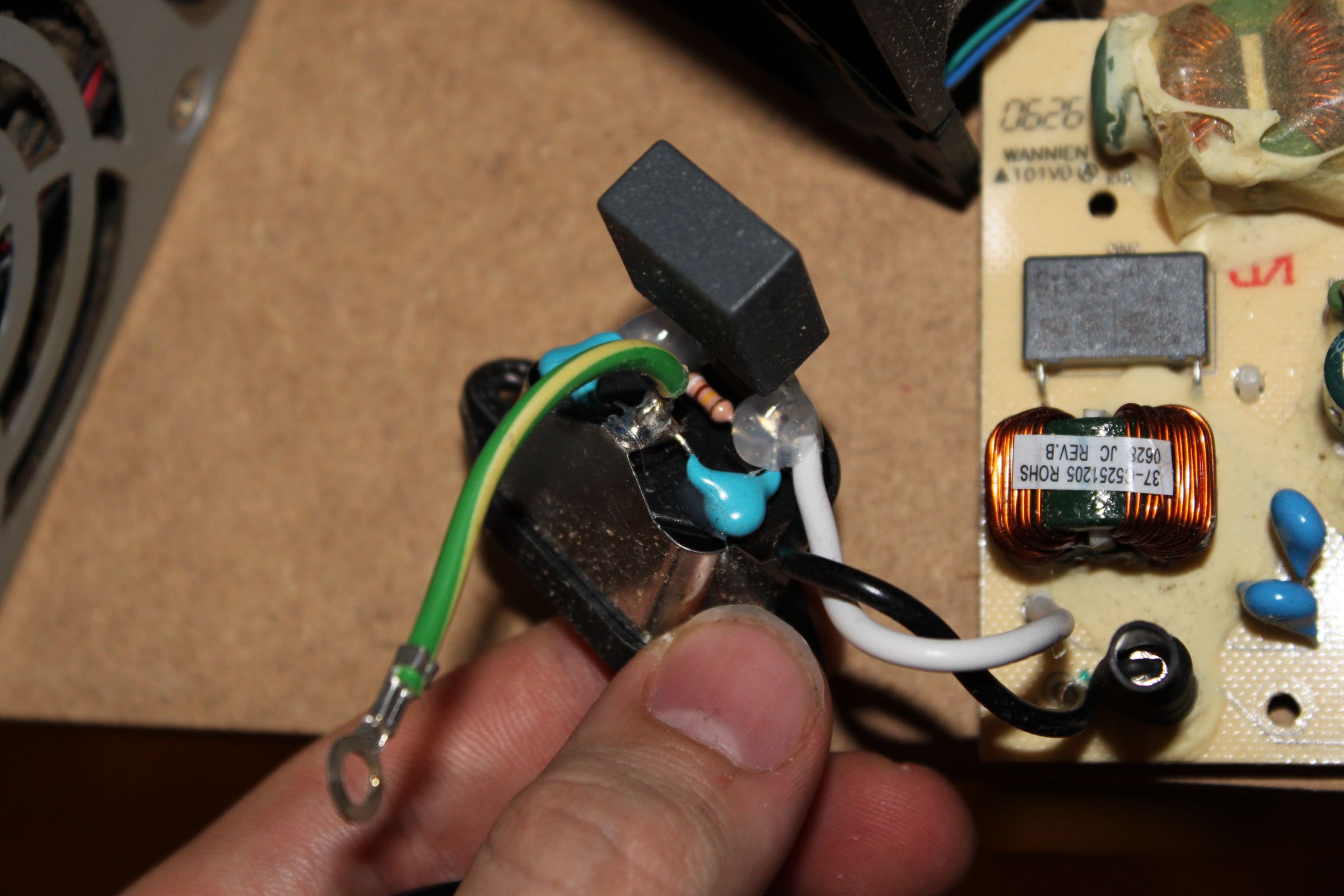 How to Build a 24V Power Supply From 2 ATX PSU : 3 Steps - Instructables