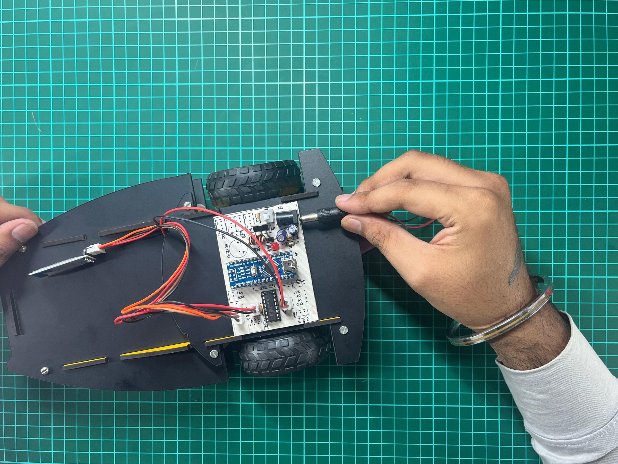 Bluetooth Controlled Car Arduino Based : 14 Steps - Instructables