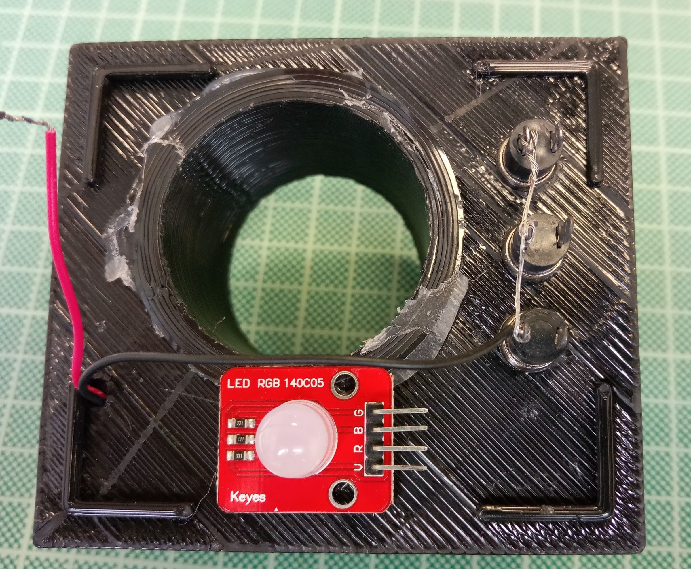 Colours and Fluorescence #phablabs : 5 Steps - Instructables