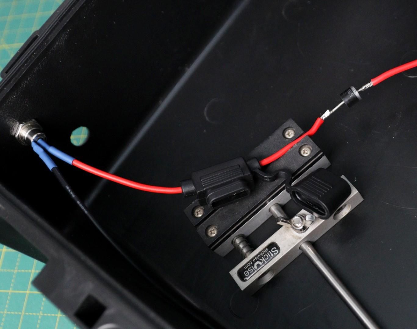 DIY Portable Solar Generator V2 : 21 Steps (with Pictures) - Instructables