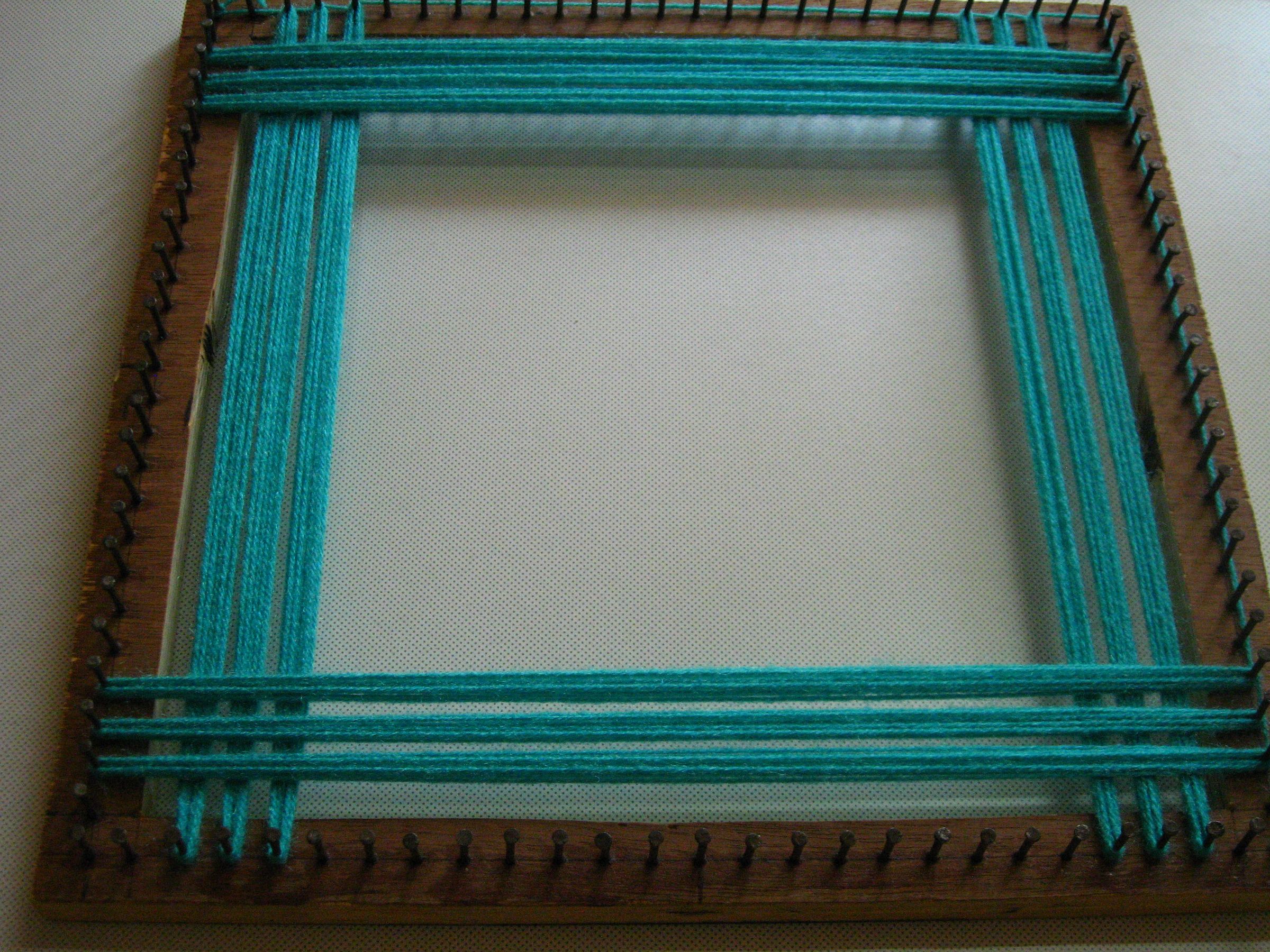 How to Weave a Criss-Cross Table Mat With Home-made Loom : 12 Steps ...