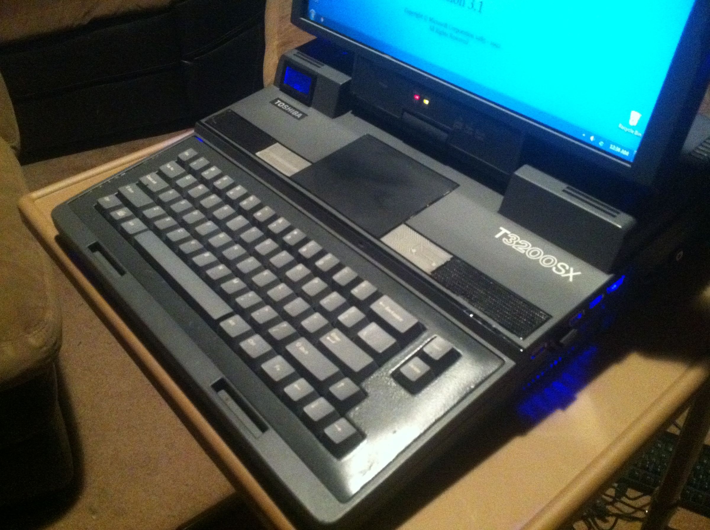 Toshiba T3200SX Portable Desktop Computer : 18 Steps - Instructables