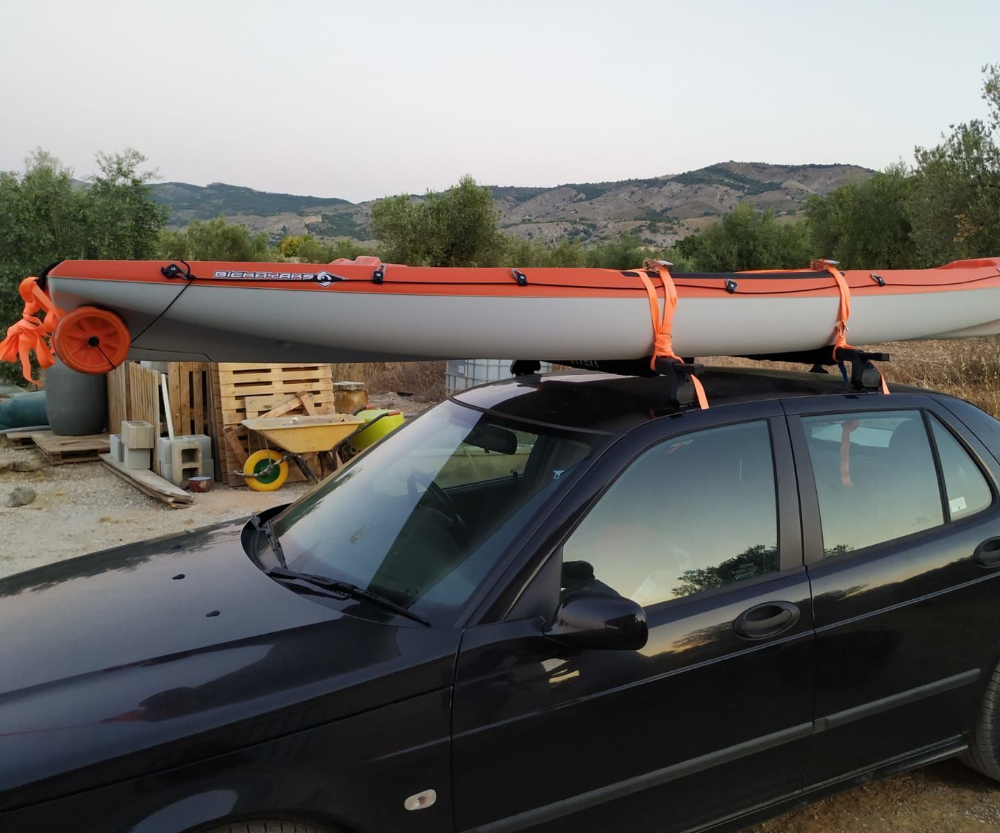 Canoe-loading on a Car Solo! : 4 Steps - Instructables
