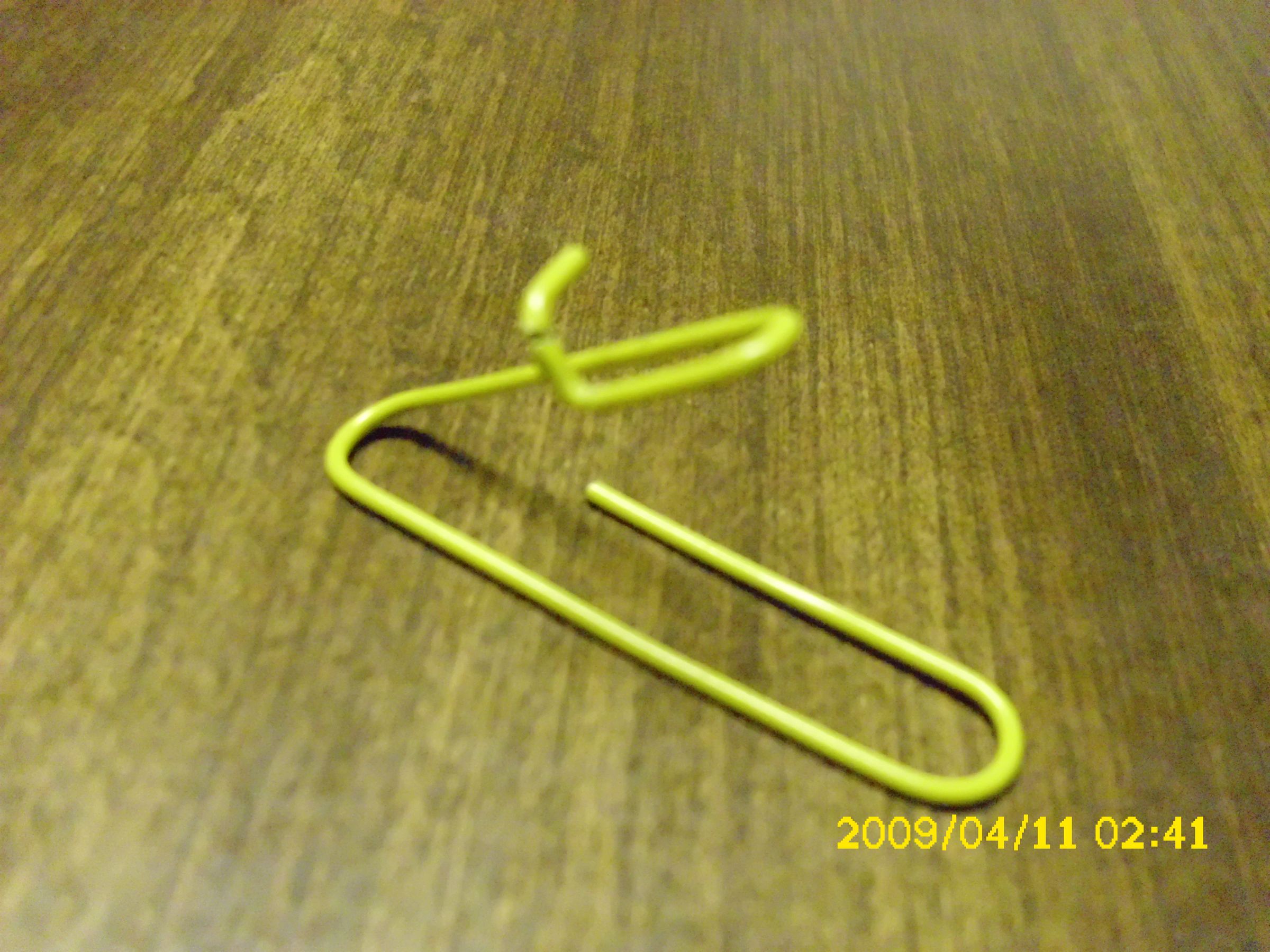 Paperclip Catapult (improved) : 6 Steps - Instructables