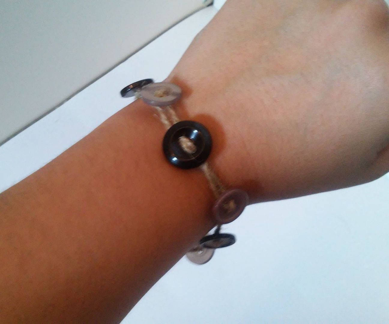 Button Bracelet : 5 Steps - Instructables
