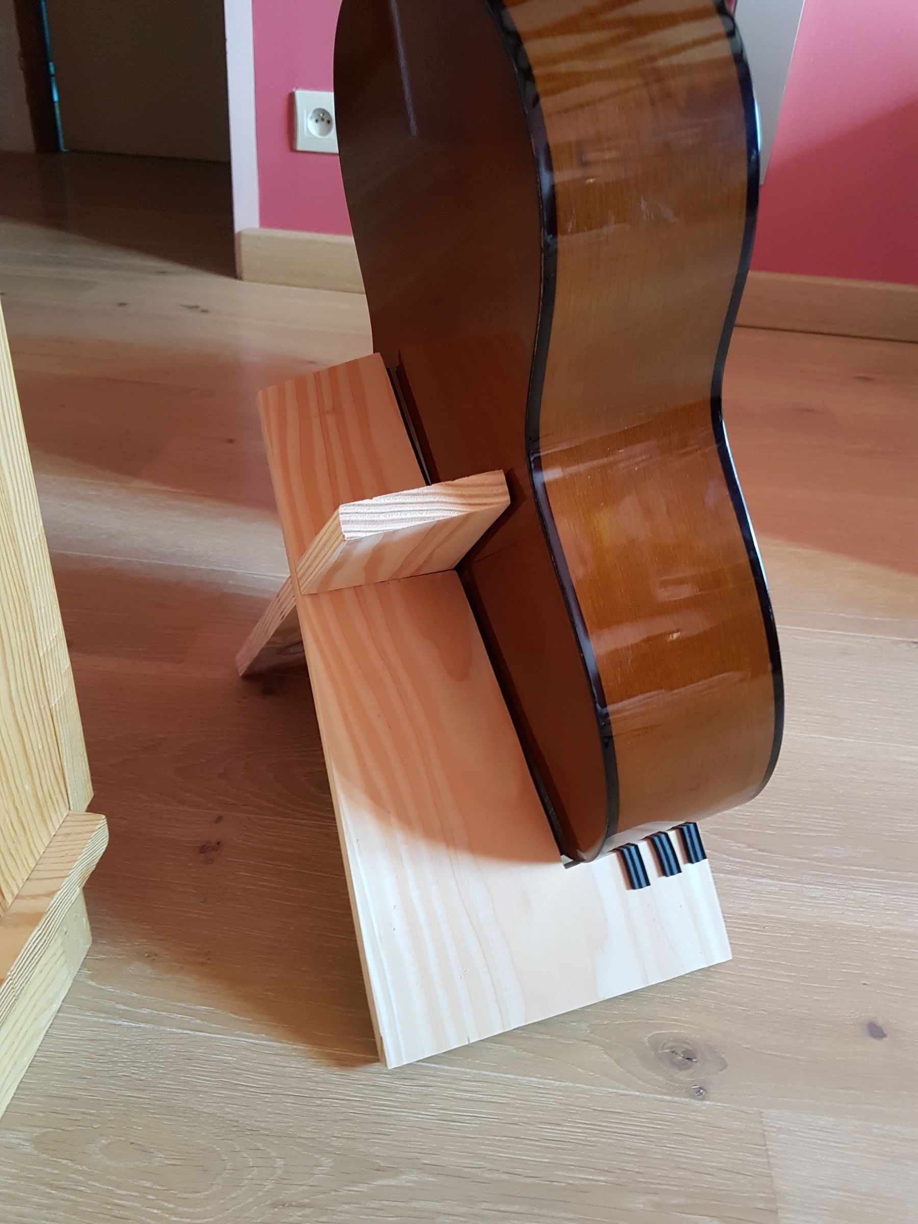 Simple Elegant Guitar Stand : 4 Steps (with Pictures) - Instructables