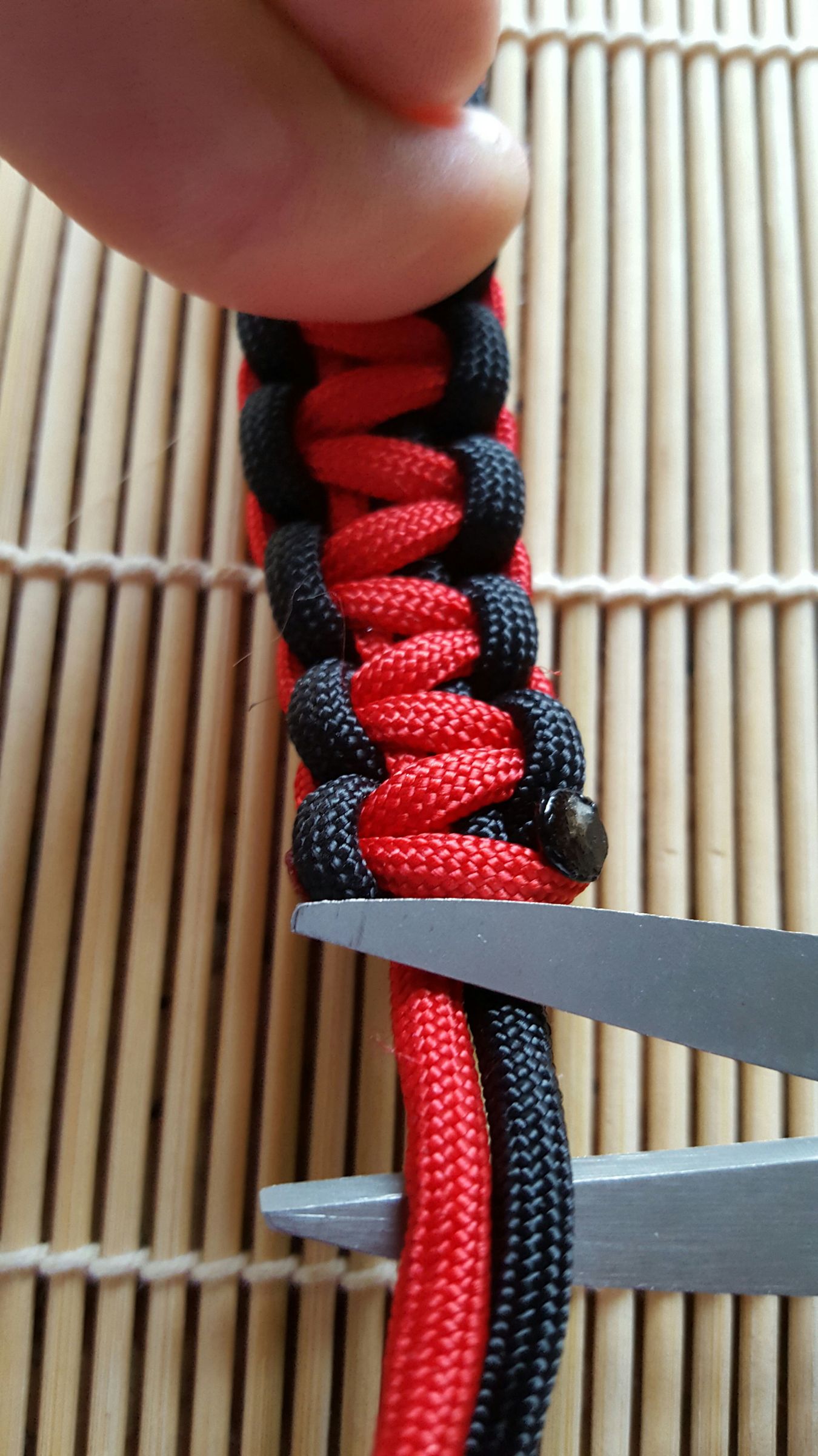 Paracord Snake : 10 Steps (with Pictures) - Instructables