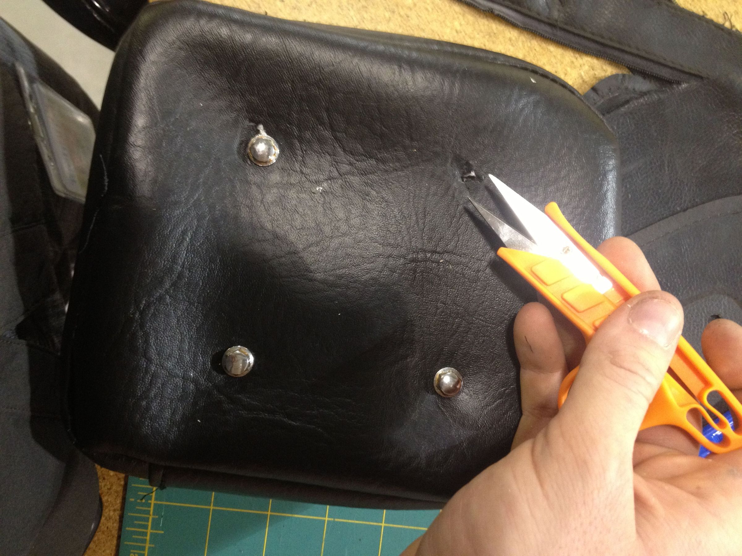 Motorcycle Back Rest - Reupholstered : 4 Steps - Instructables
