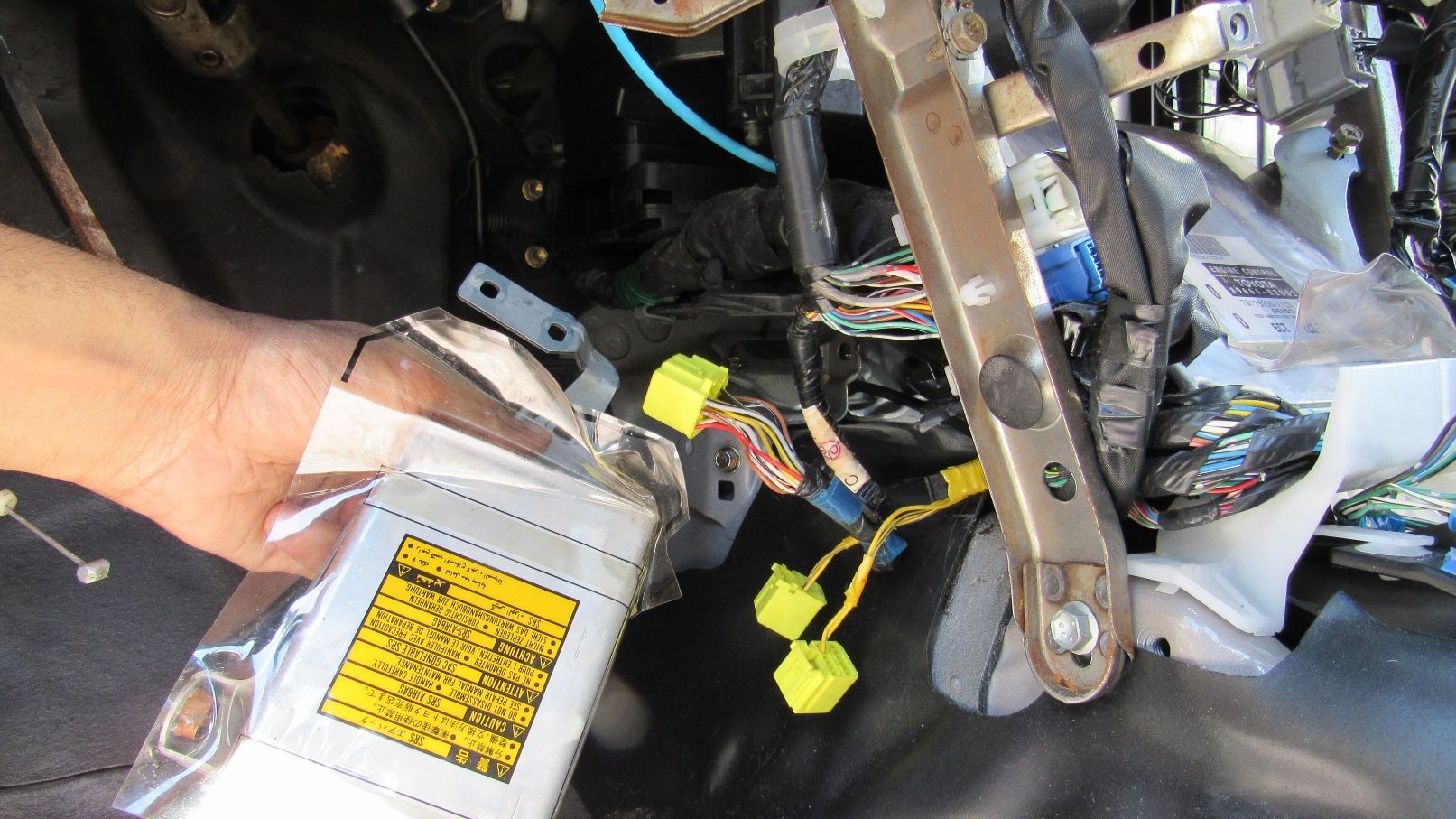 DIY: Reset Airbag Computer Crash Data : 8 Steps (with Pictures) - Instructables