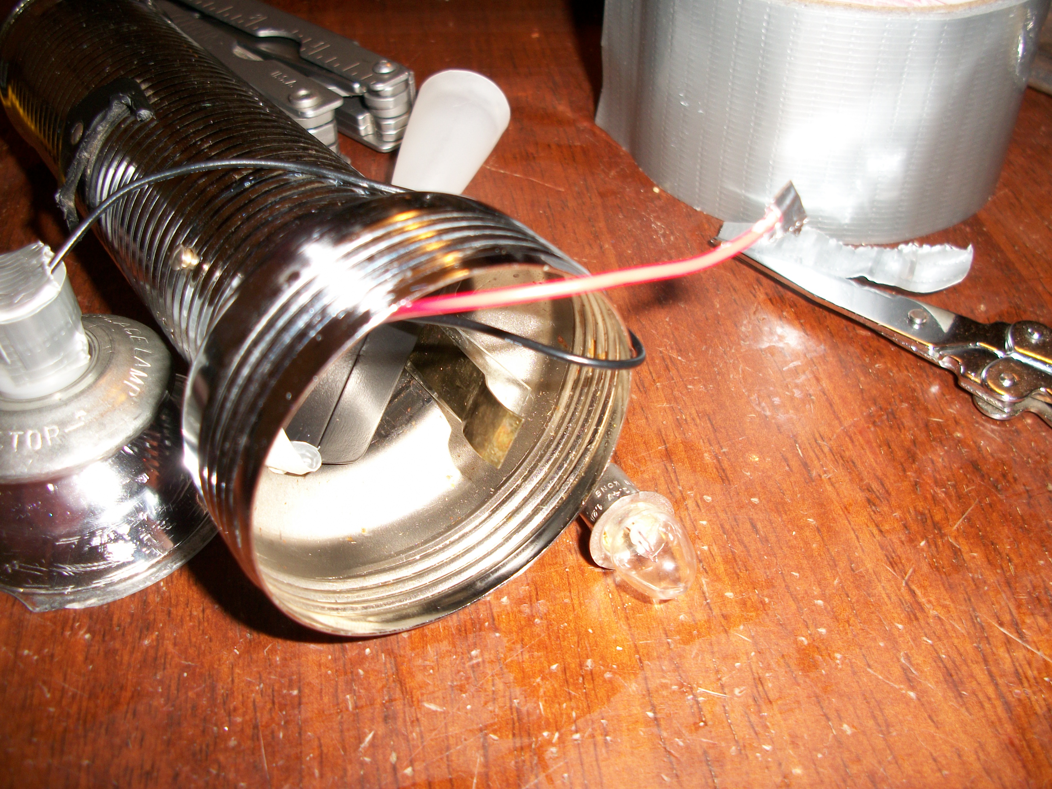 Double Flashlight : 5 Steps - Instructables