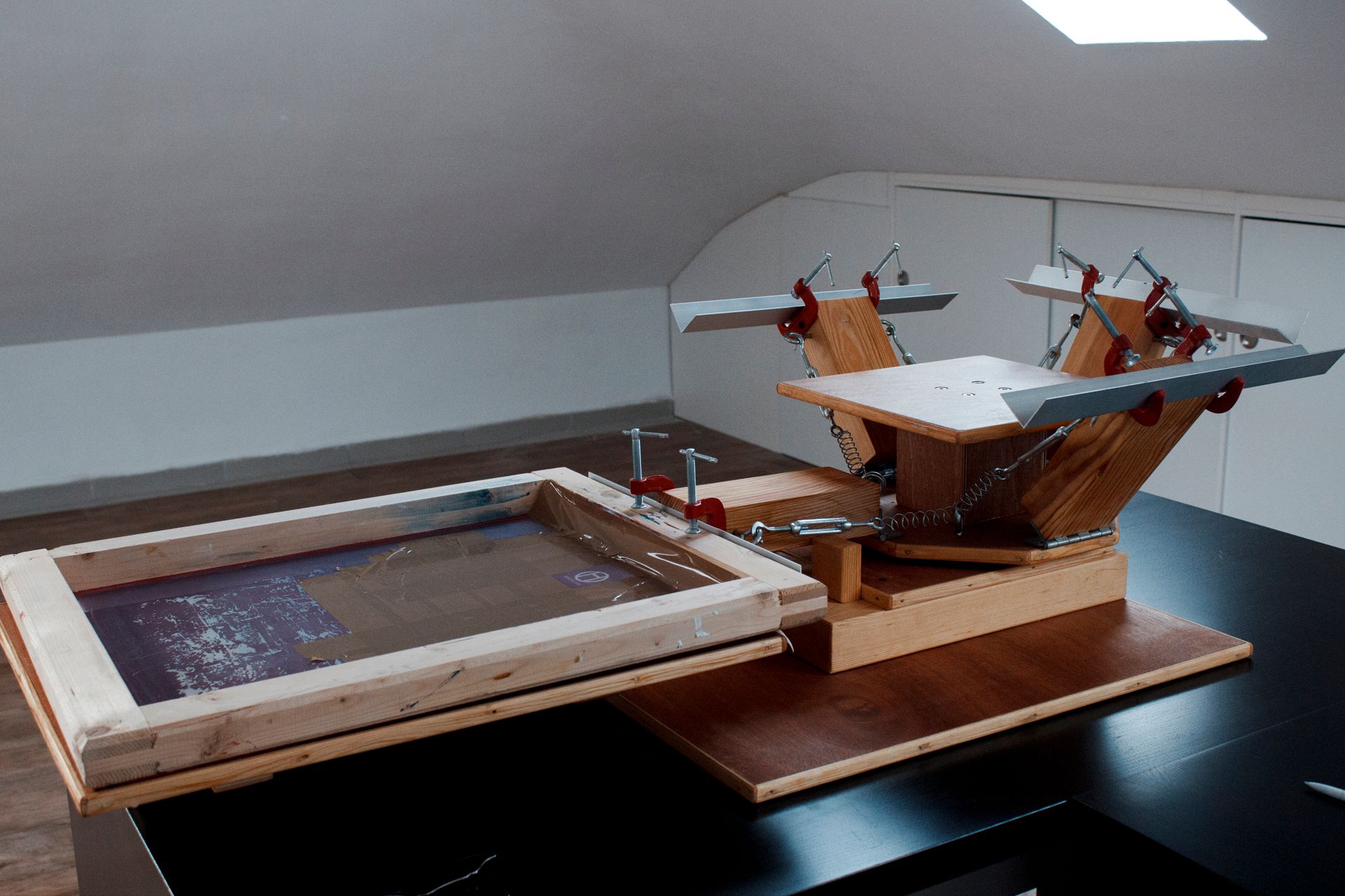 Make a 4 Color Screen Printing Press : 3 Steps - Instructables