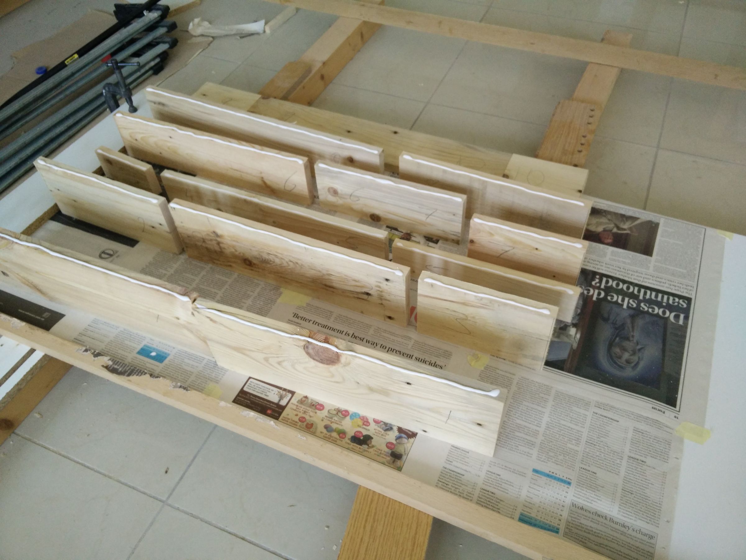 How to Build a Desk From Pallet Wood : 12 Steps (with Pictures ...