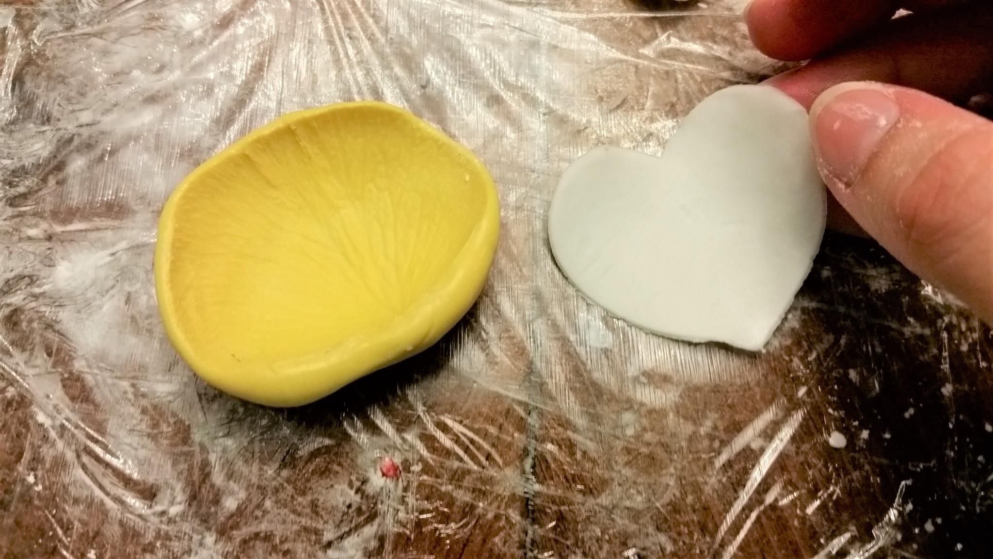 Realistic Edible Modeling Chocolate Roses : 7 Steps (with Pictures ...