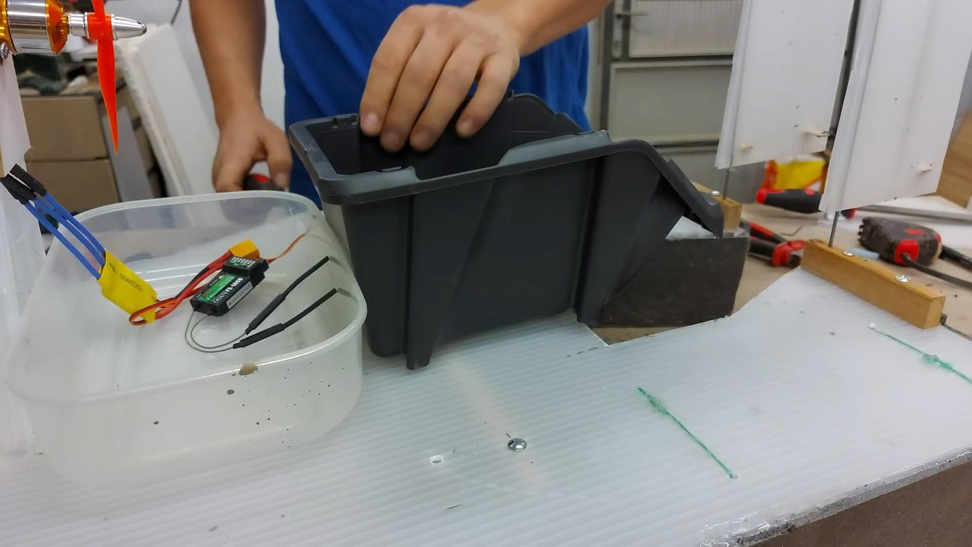 Building an RC Feeder Airboat for Fishing : 11 Steps (with Pictures ...