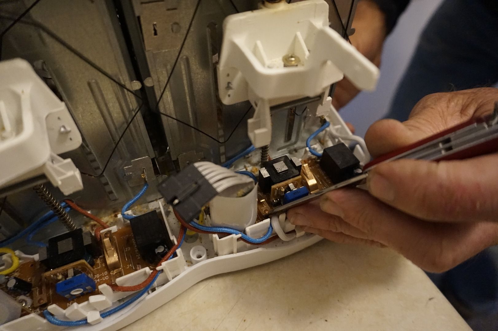 Repair a Toaster : 6 Steps (with Pictures) - Instructables