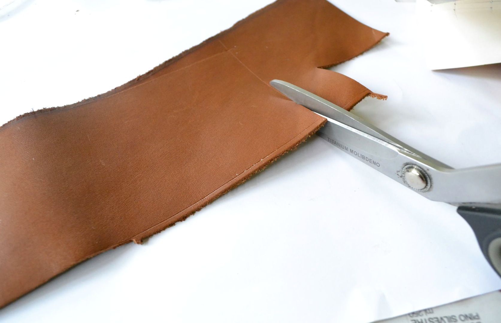 DIY LEATHER JOURNAL : 12 Steps (with Pictures) - Instructables