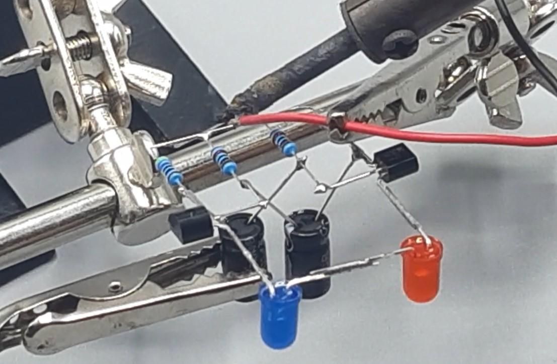 Simple Flip Flop Circuit : 8 Steps (with Pictures) - Instructables