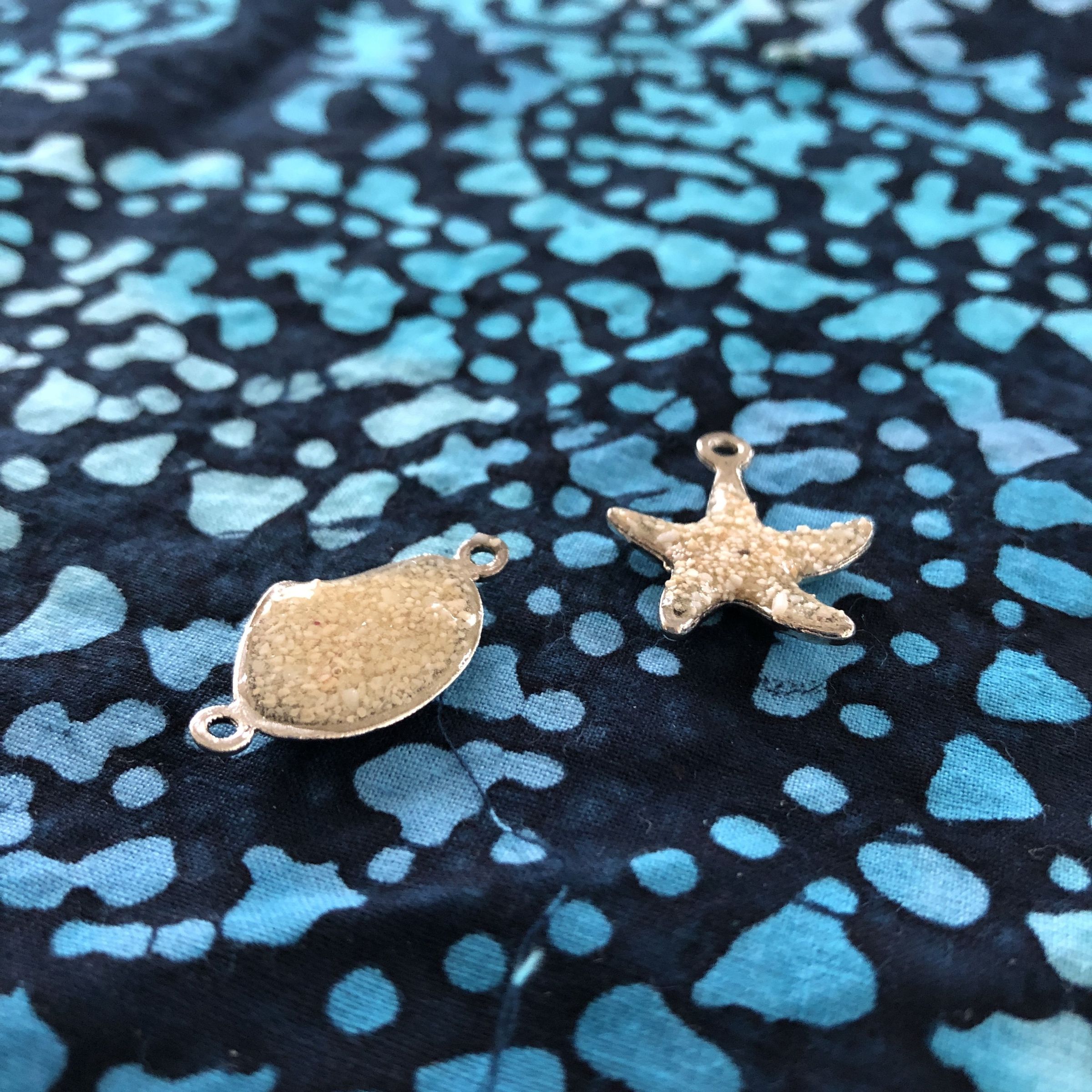 Sand Keepsakes Using Epoxy : 4 Steps (with Pictures) - Instructables