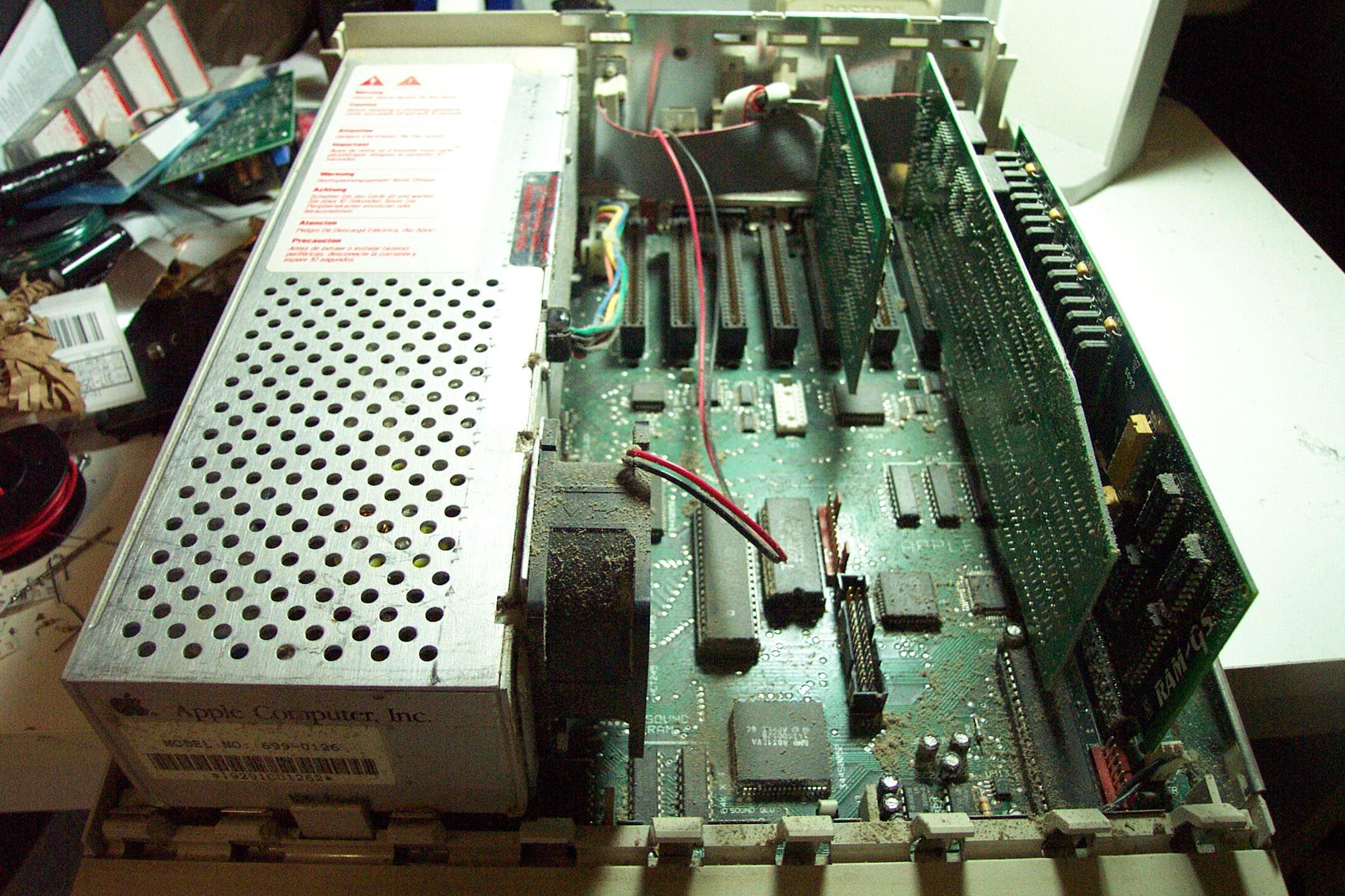 Replace an Apple IIGS Clock Battery : 7 Steps - Instructables