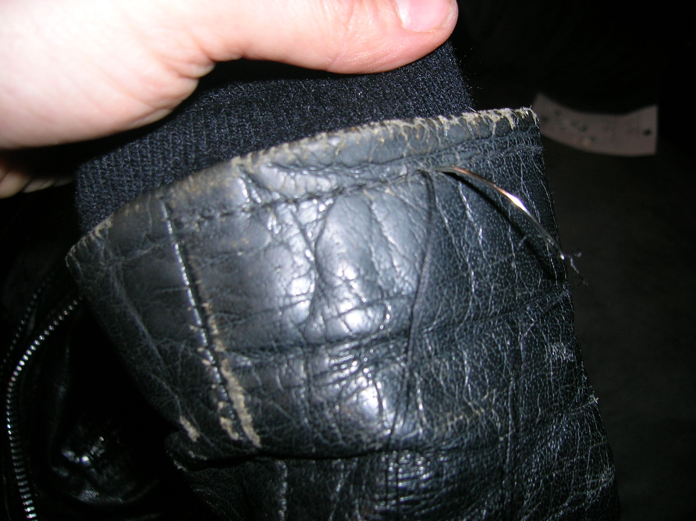 How to Repair a Leather Jacket by Hand : 6 Steps - Instructables