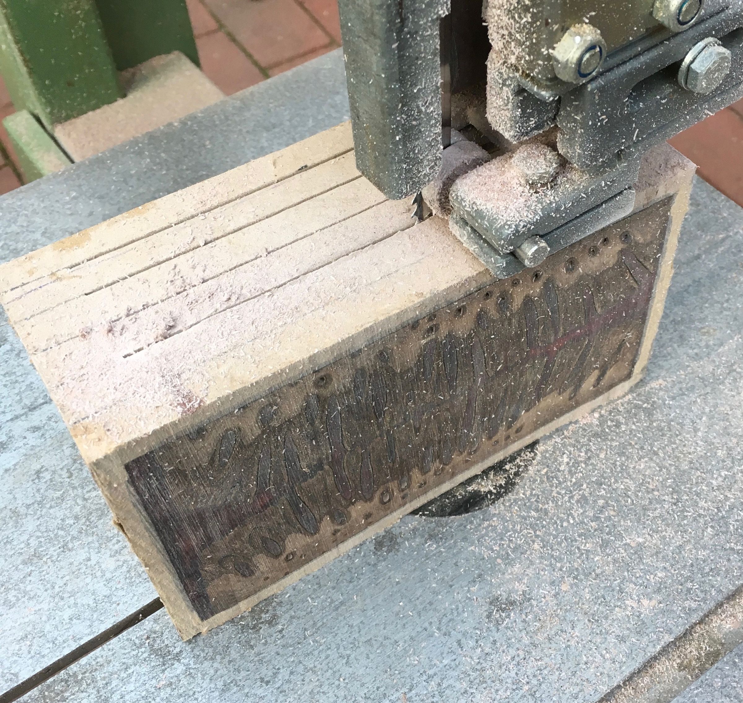 Banksia Nut Epoxy Cast : 6 Steps - Instructables